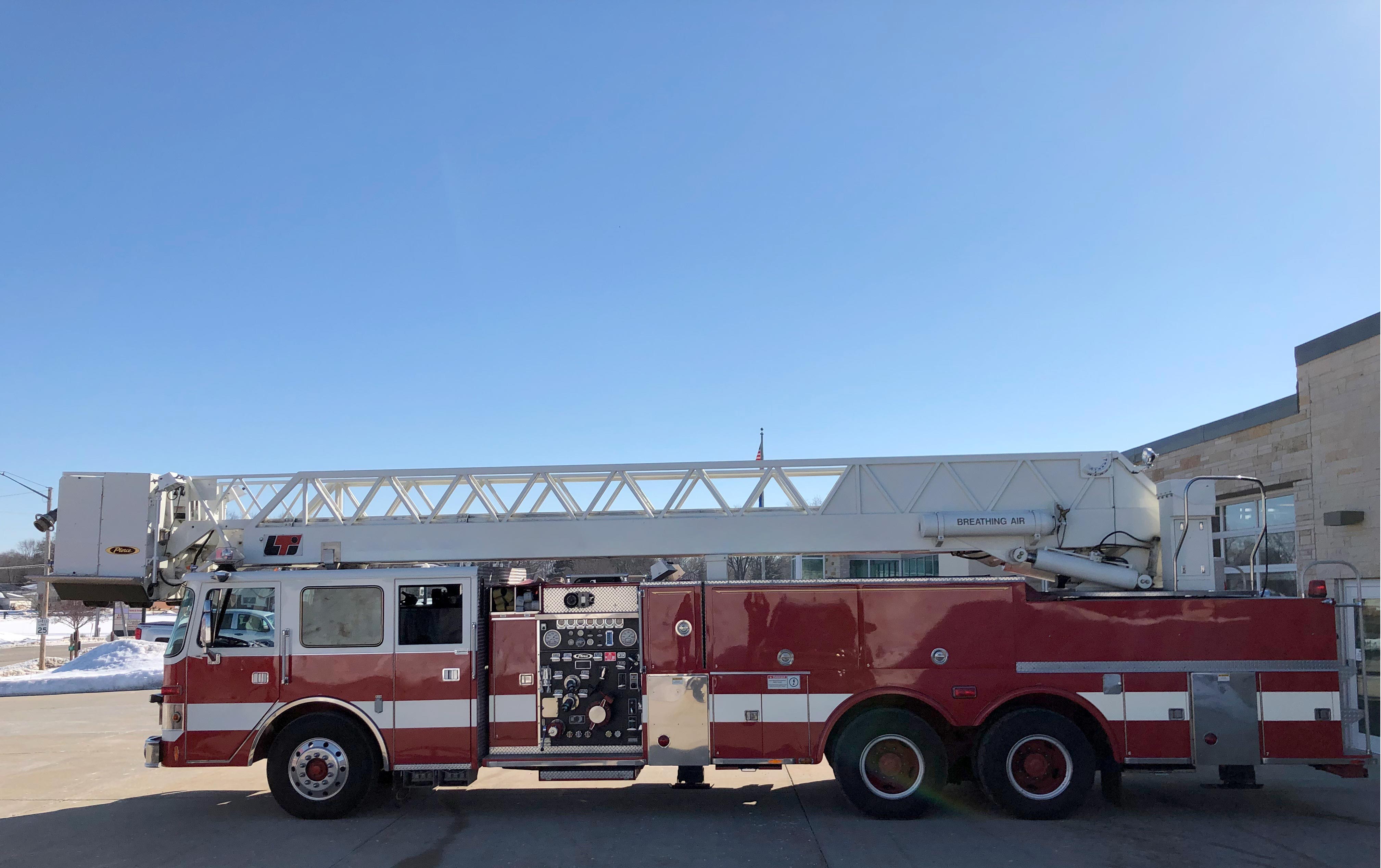 1982 Pierce Arrow Platform | Used Truck Details