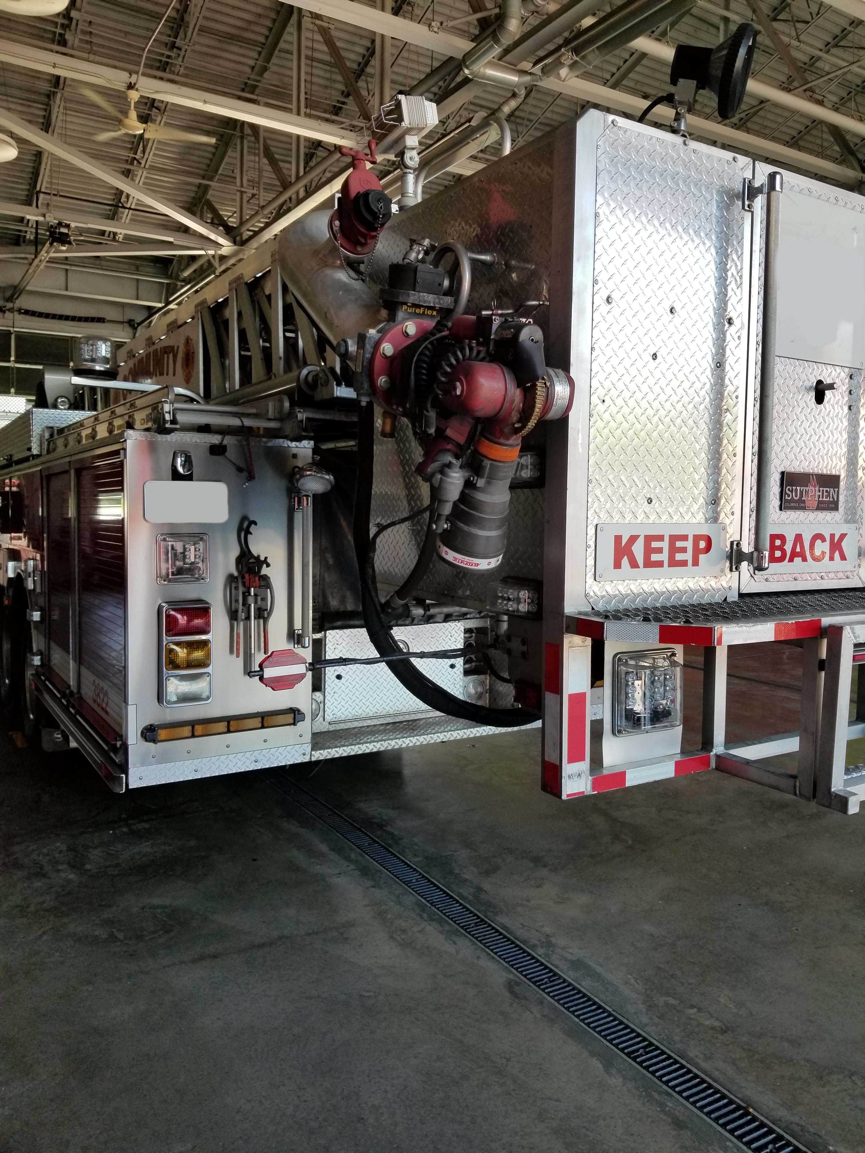 2005 Sutphen Mid-Mount 95' Tower | Used Truck Details