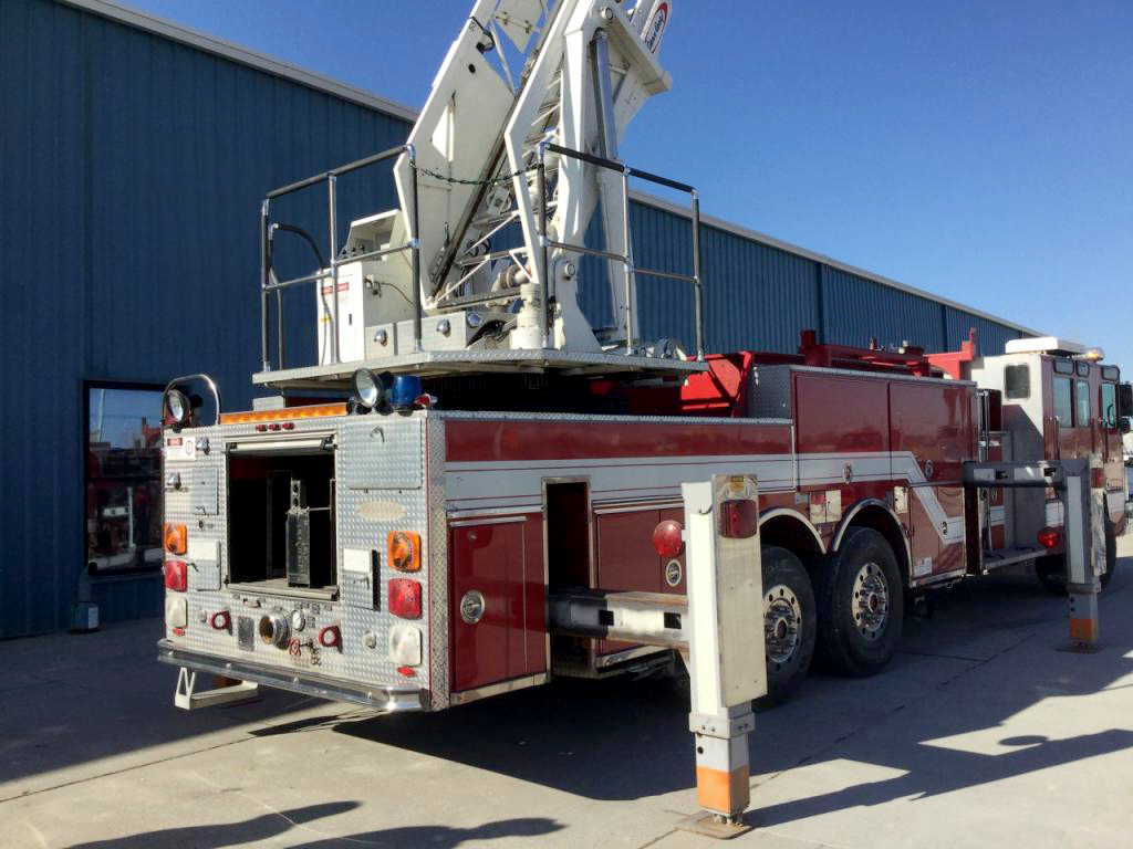 1996 Pierce Quantum Aerial | Used Truck Details