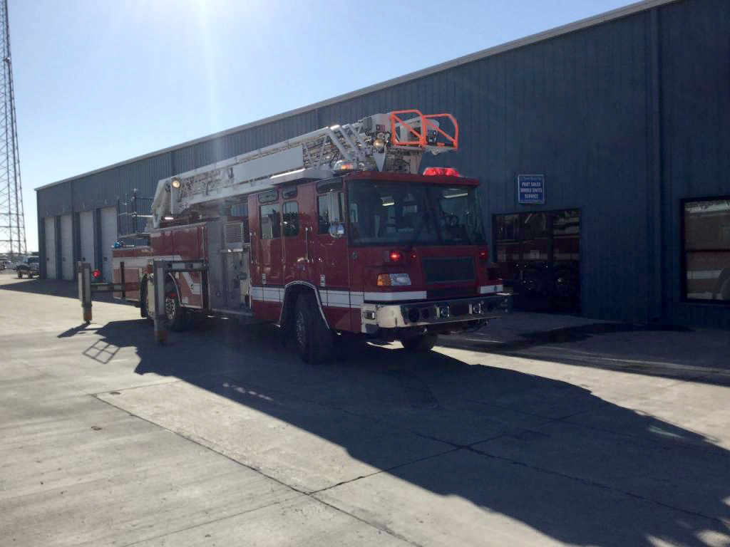 1996 Pierce Quantum Aerial | Used Truck Details