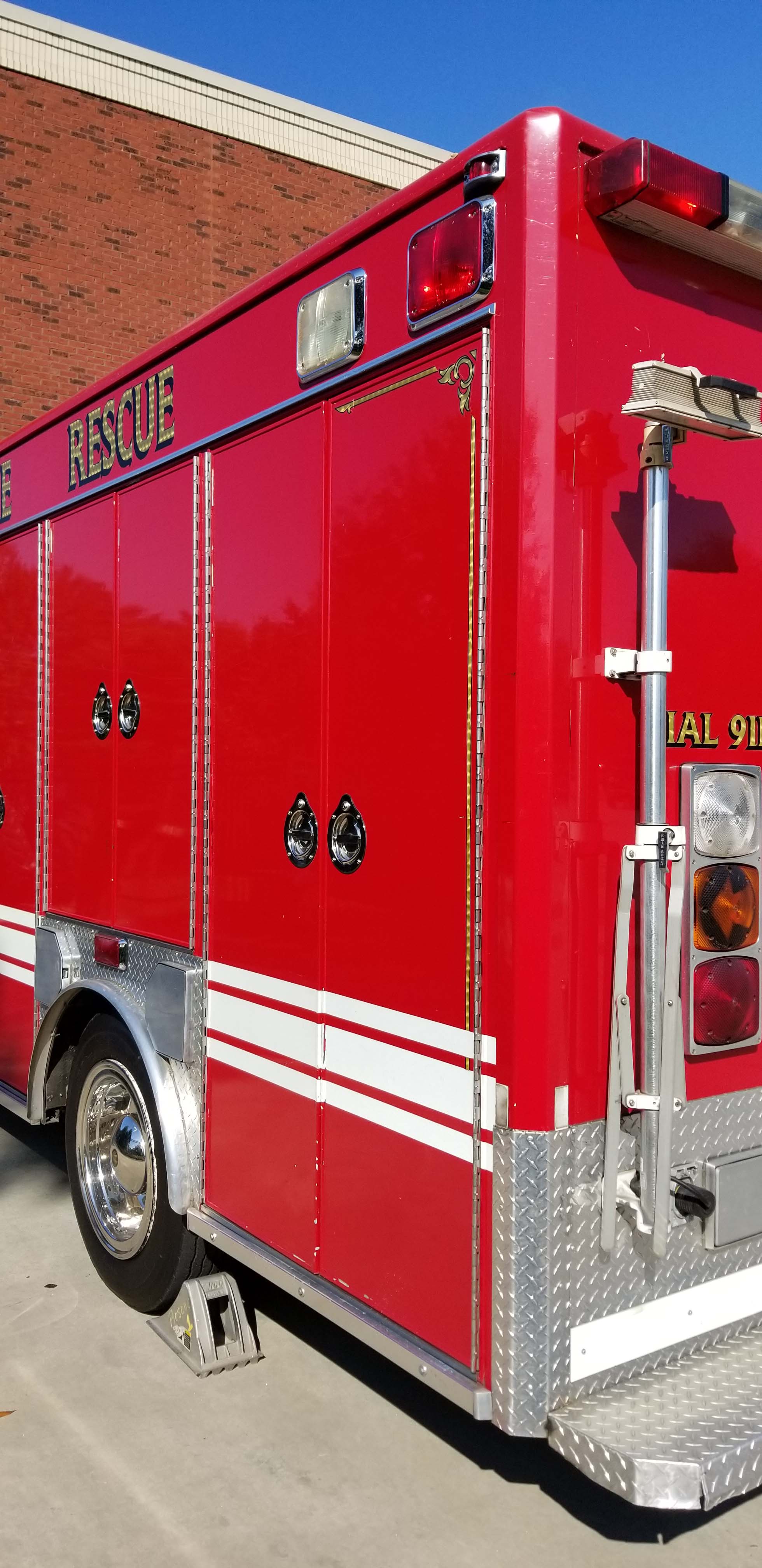 1997 Freightliner National Ambulance Builders Rescue | Used Truck Details