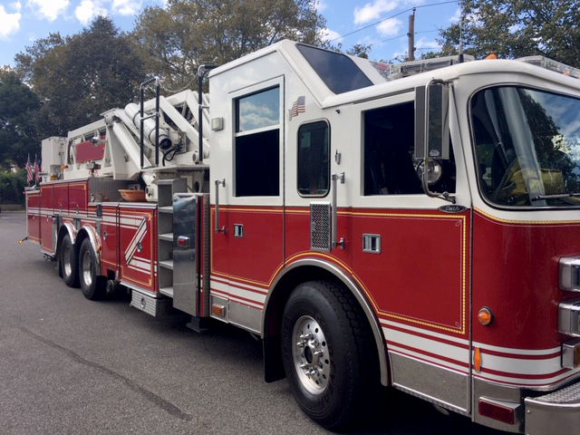 2001 Pierce Dash 95' Mid-Mount Platform | Used Truck Details