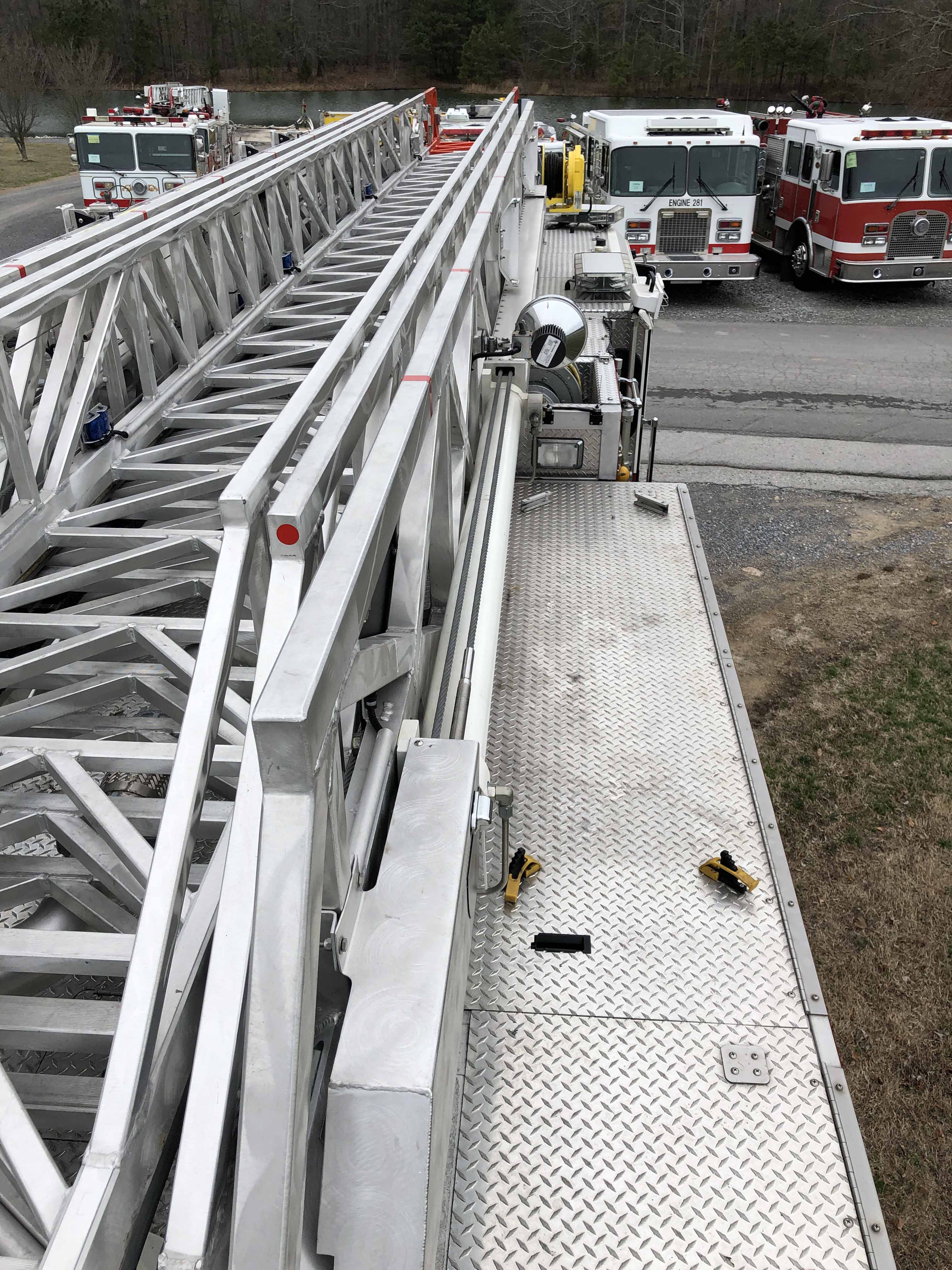 2007 E-One Cyclone II 75' Quint | Used Truck Details