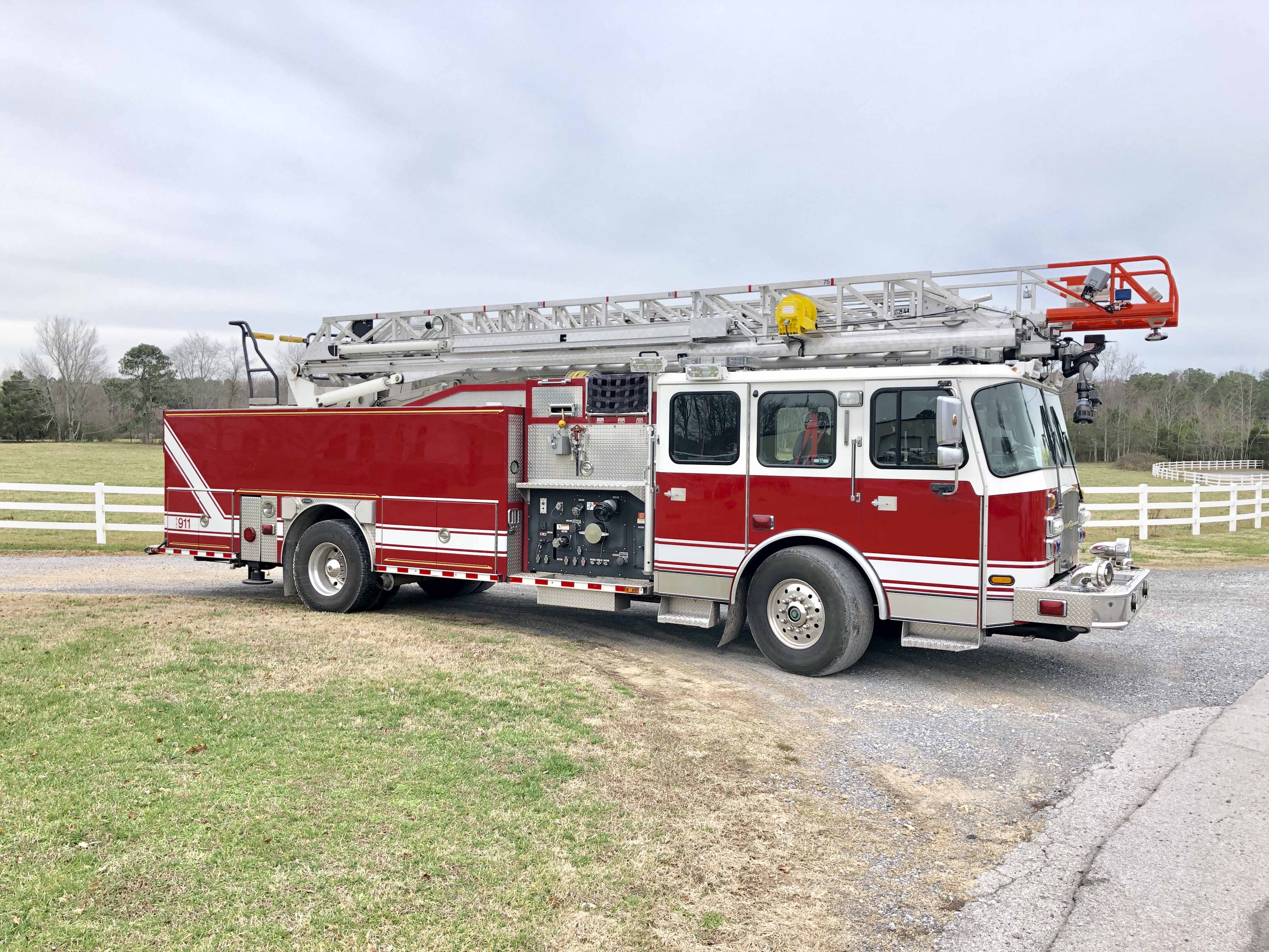 2007 E-One Cyclone II 75' Quint | Used Truck Details