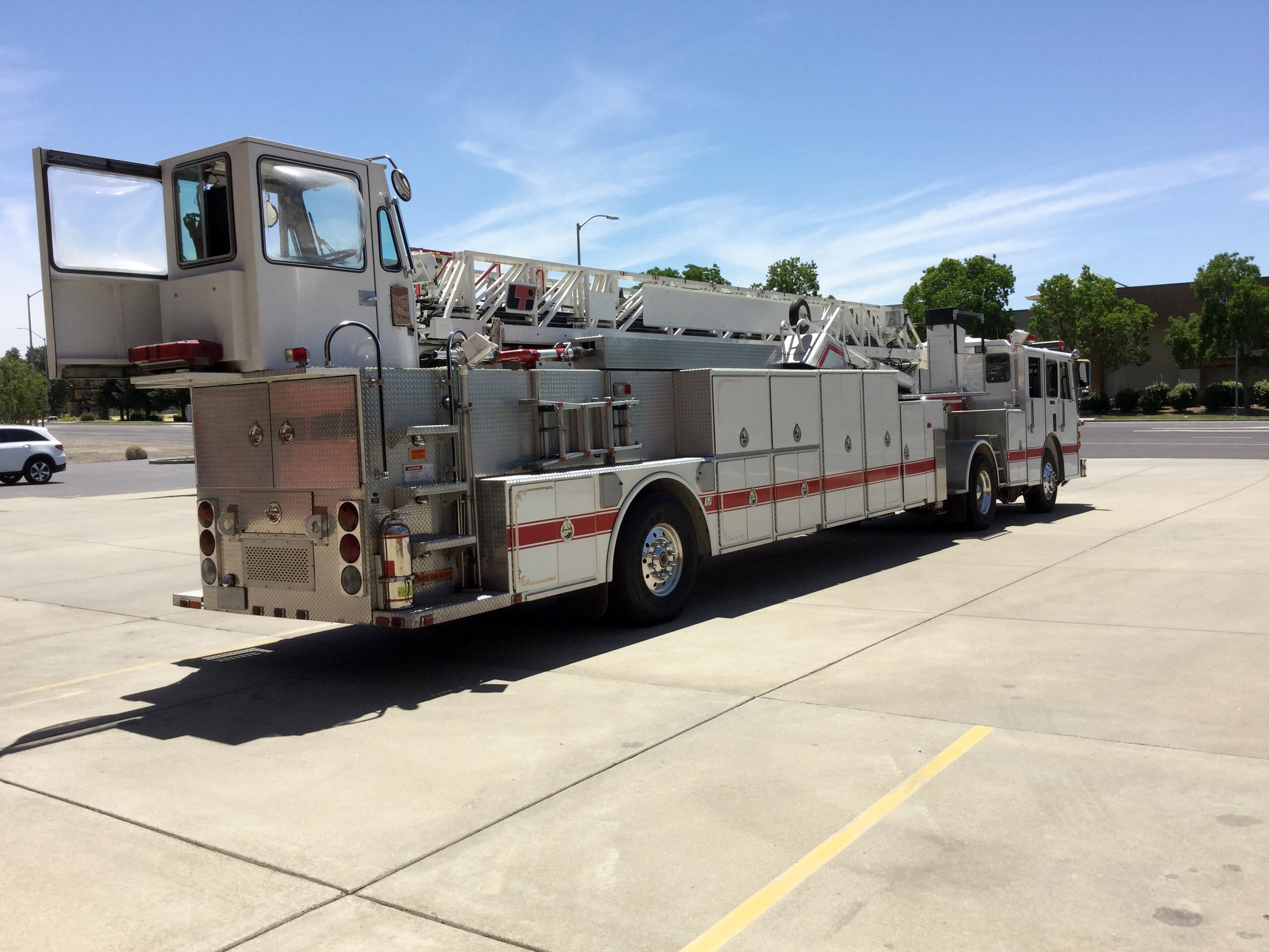 1993 Simon Duplex 100' Tiller | Used Truck Details