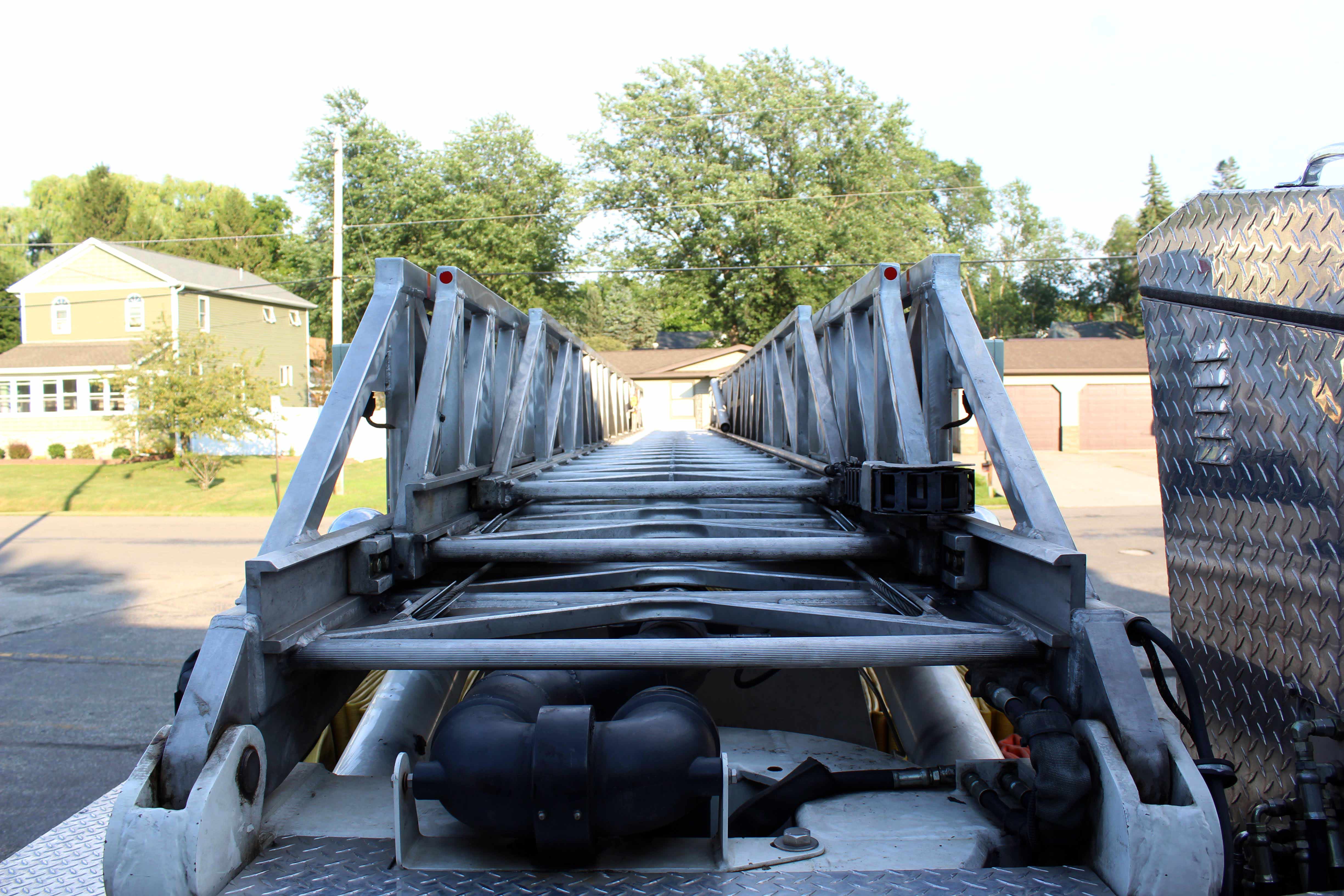 1996 E-One Hurricane 75' Ladder | Used Truck Details