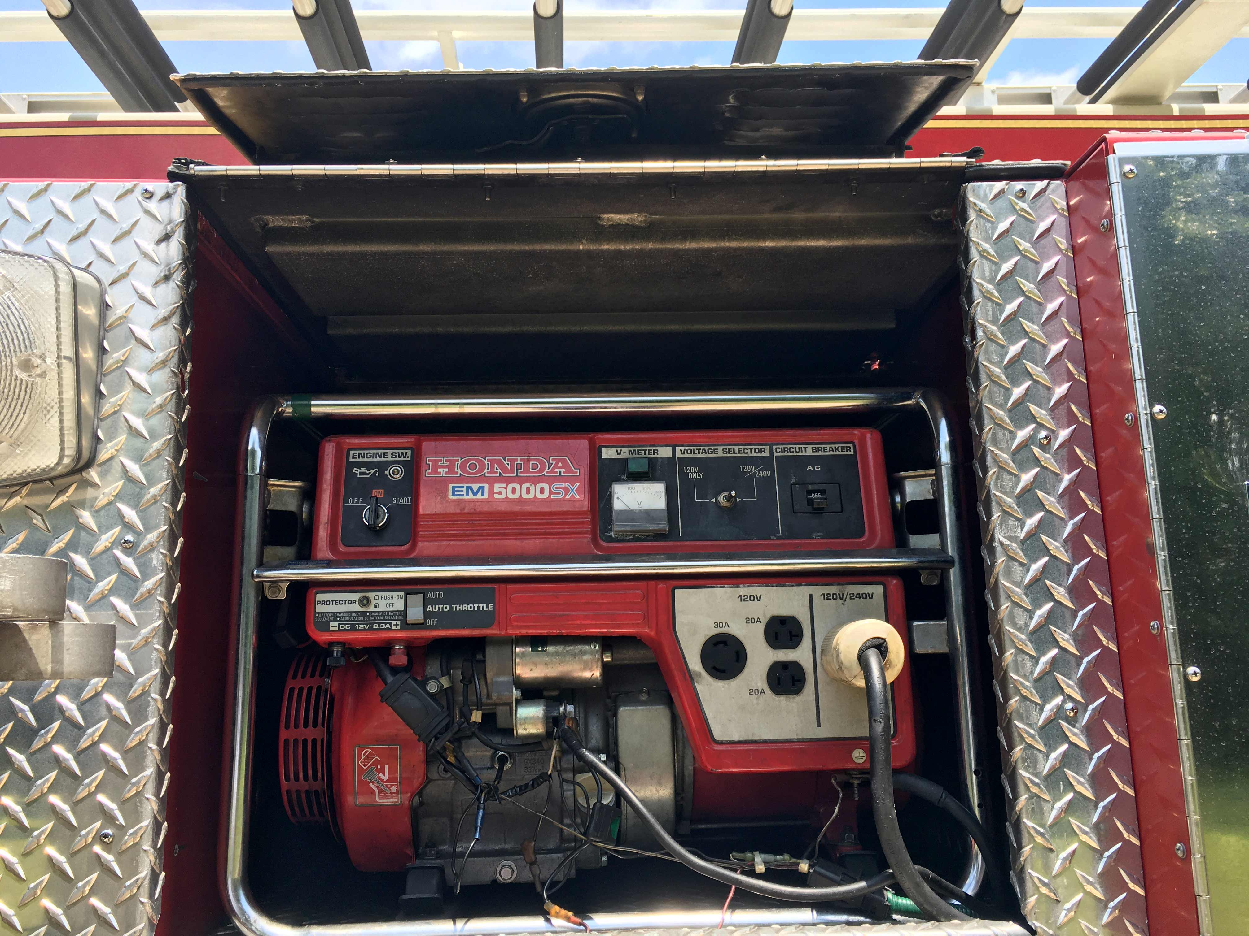 1999 Pierce Saber 65' Telesquirt | Used Truck Details