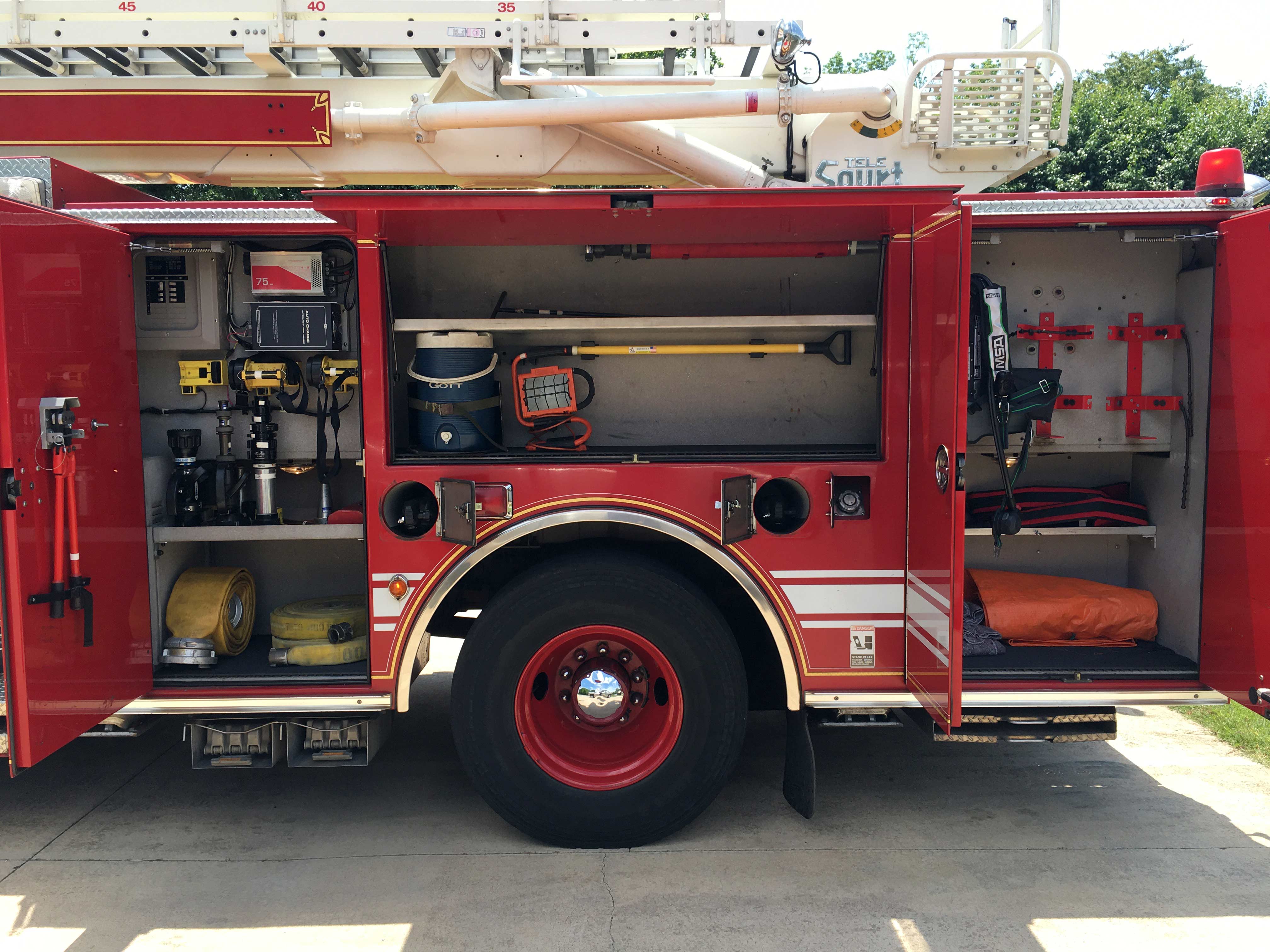 1999 Pierce Saber 65' Telesquirt | Used Truck Details