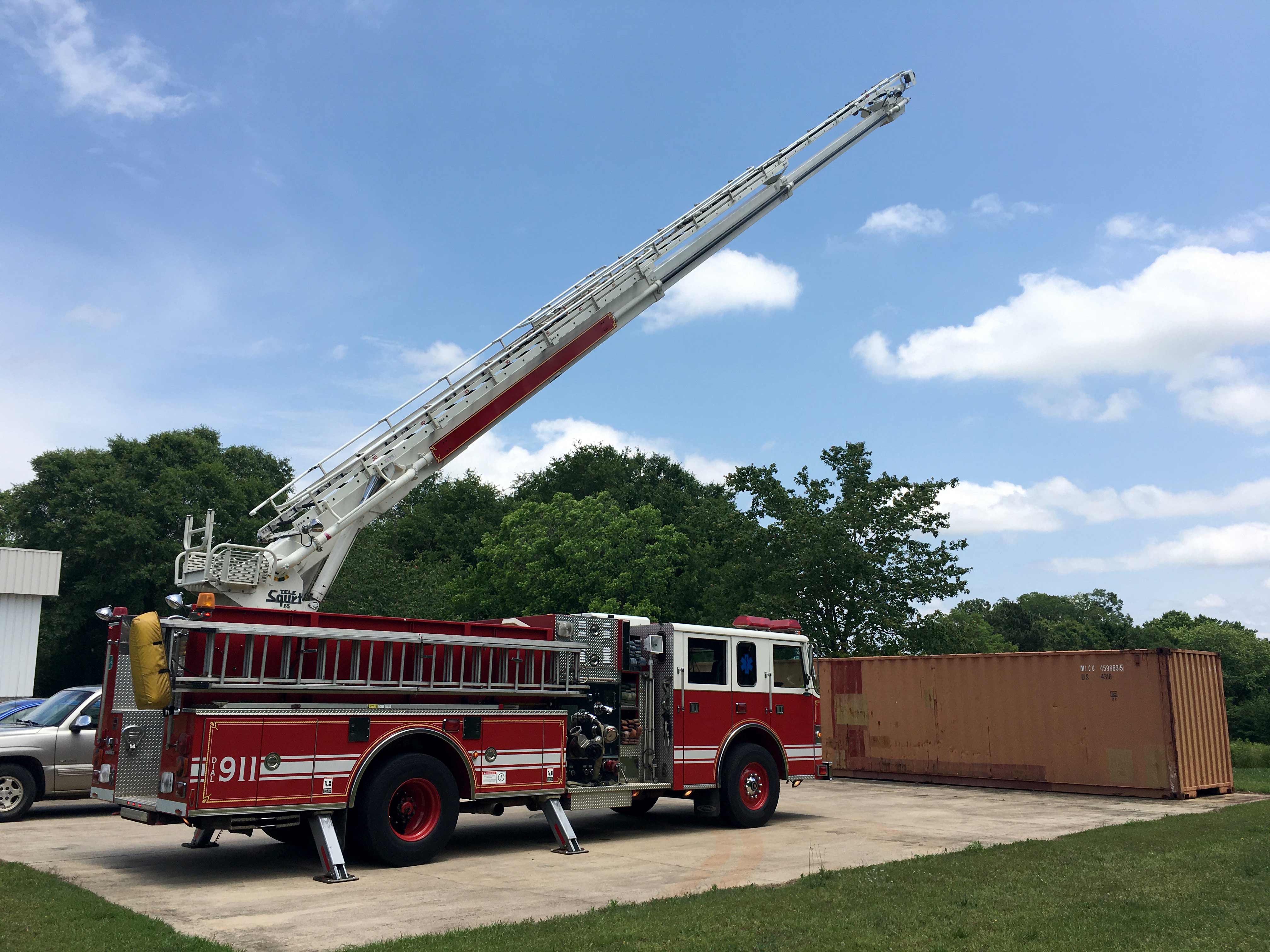 1999 Pierce Saber 65' Telesquirt | Used Truck Details