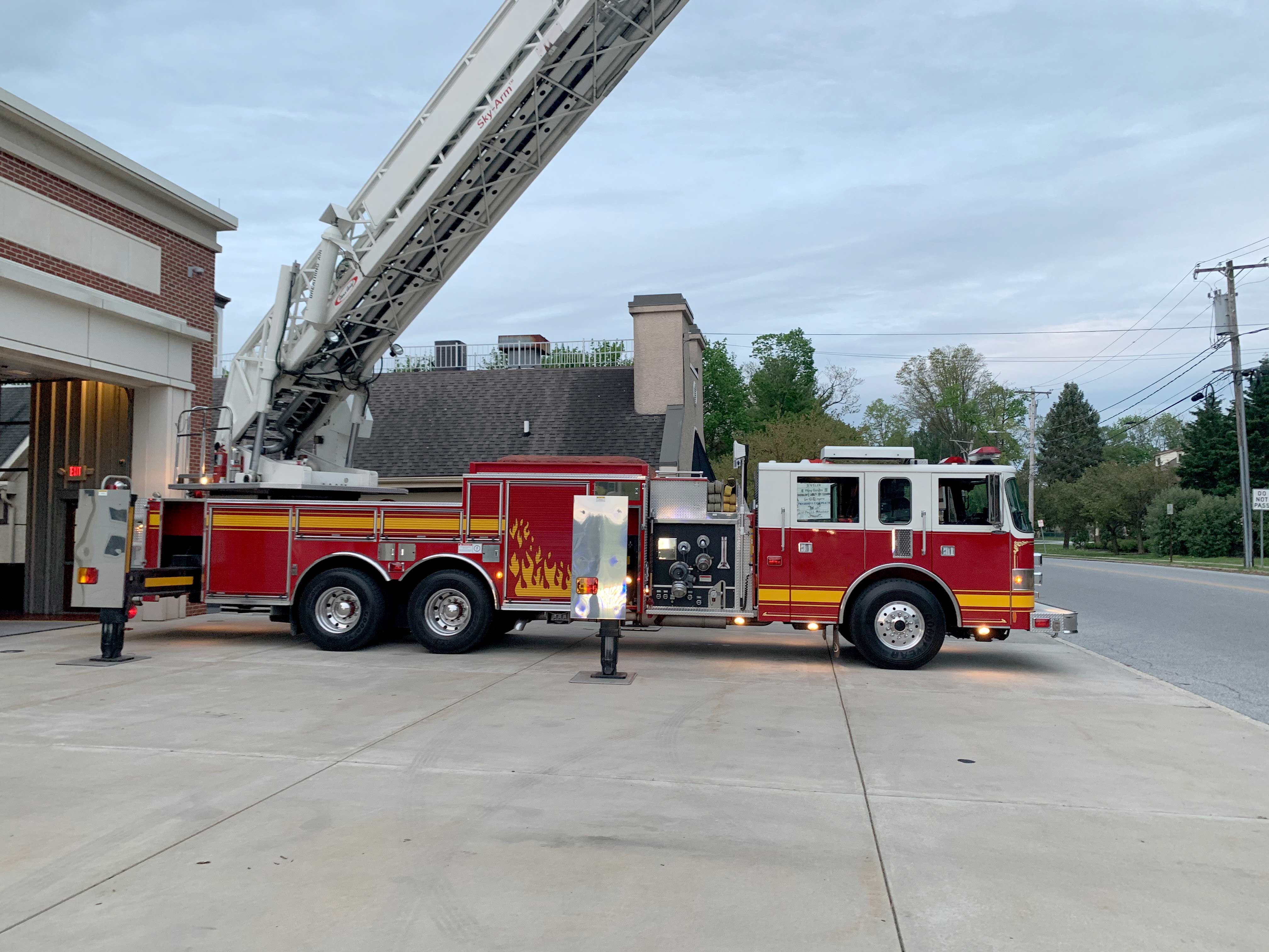 1999 Pierce Dash 100' SkyArm | Used Truck Details