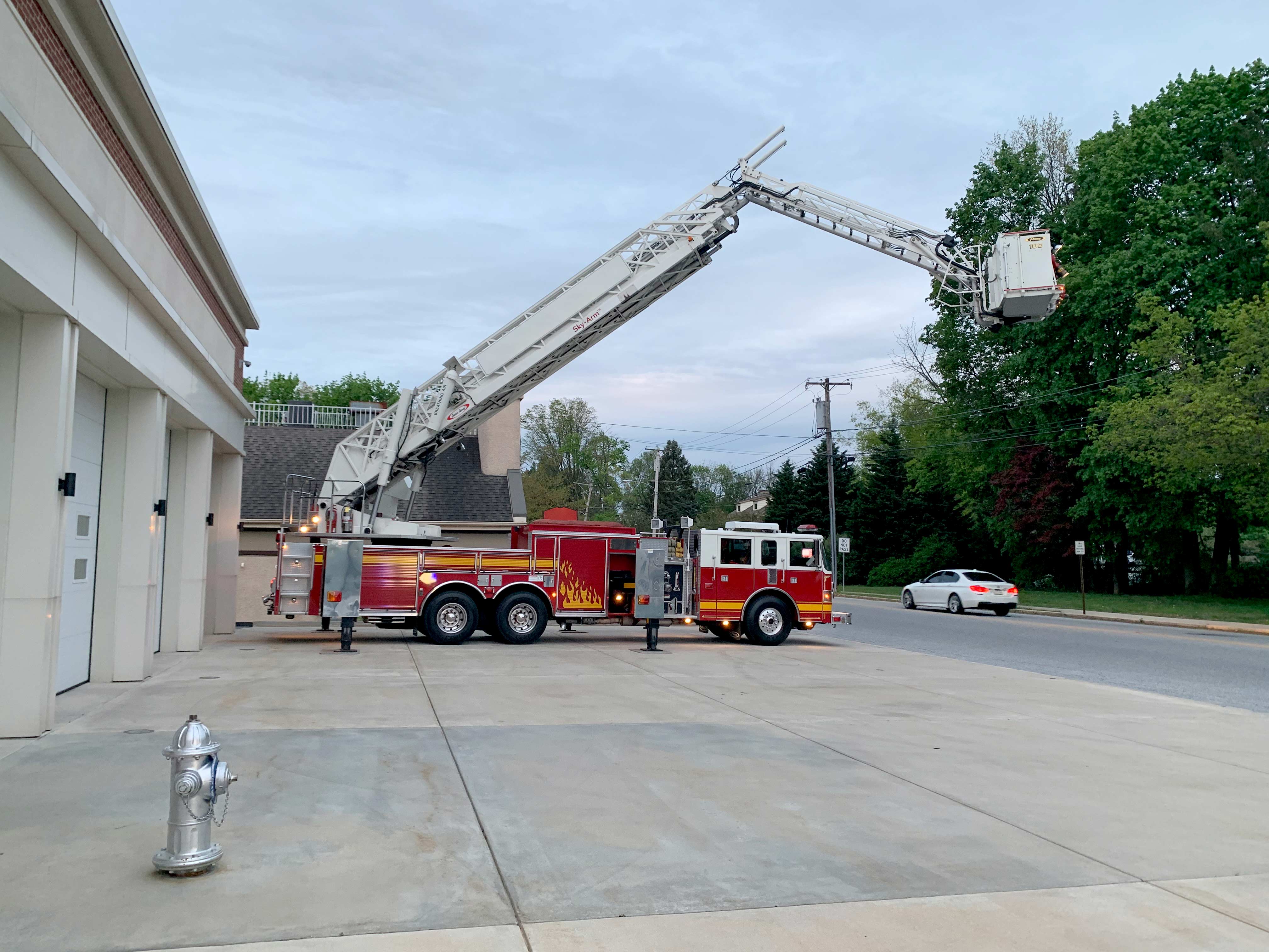 1999 Pierce Dash 100' SkyArm | Used Truck Details