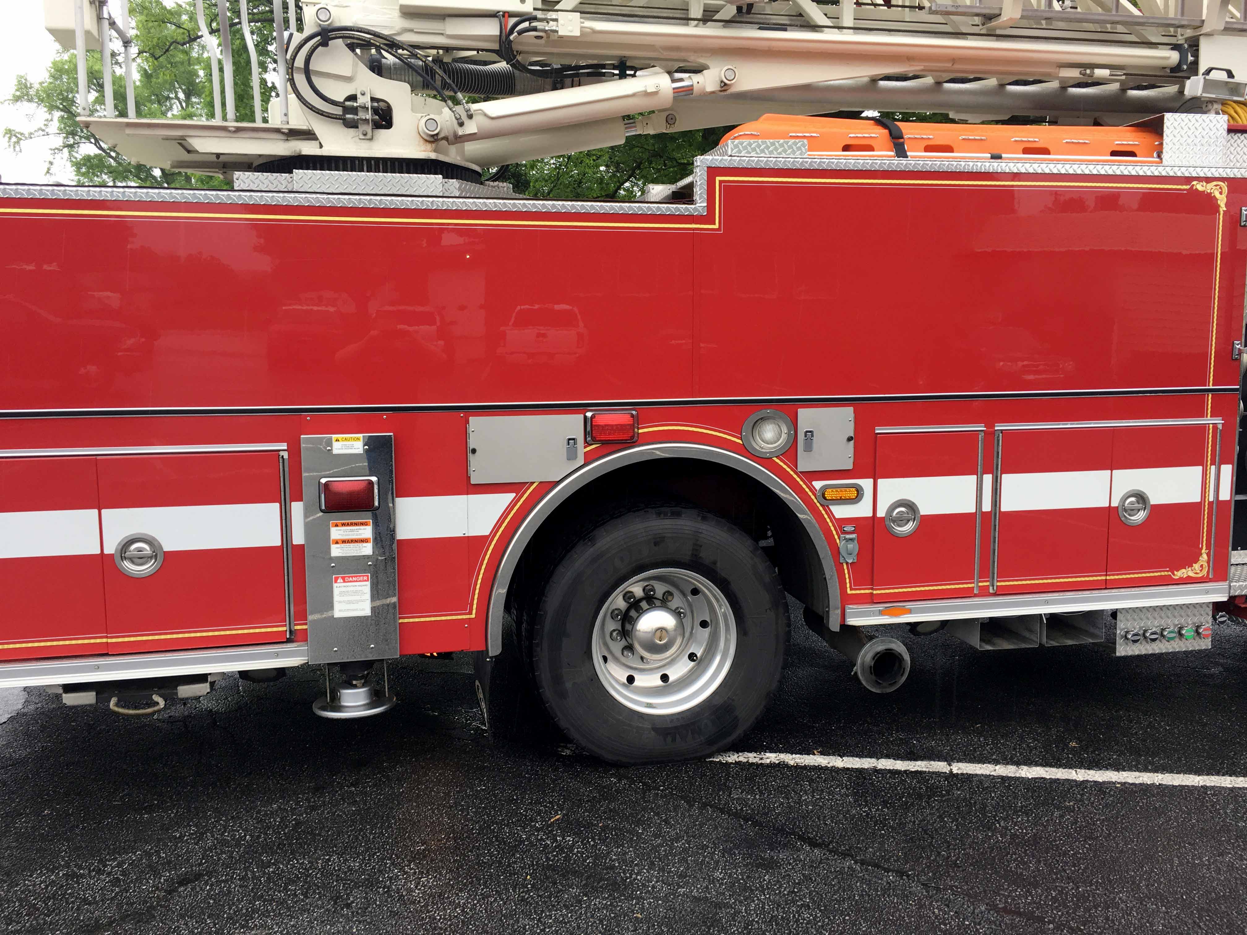 2005 Pierce Quantum 75' Quint | Used Truck Details