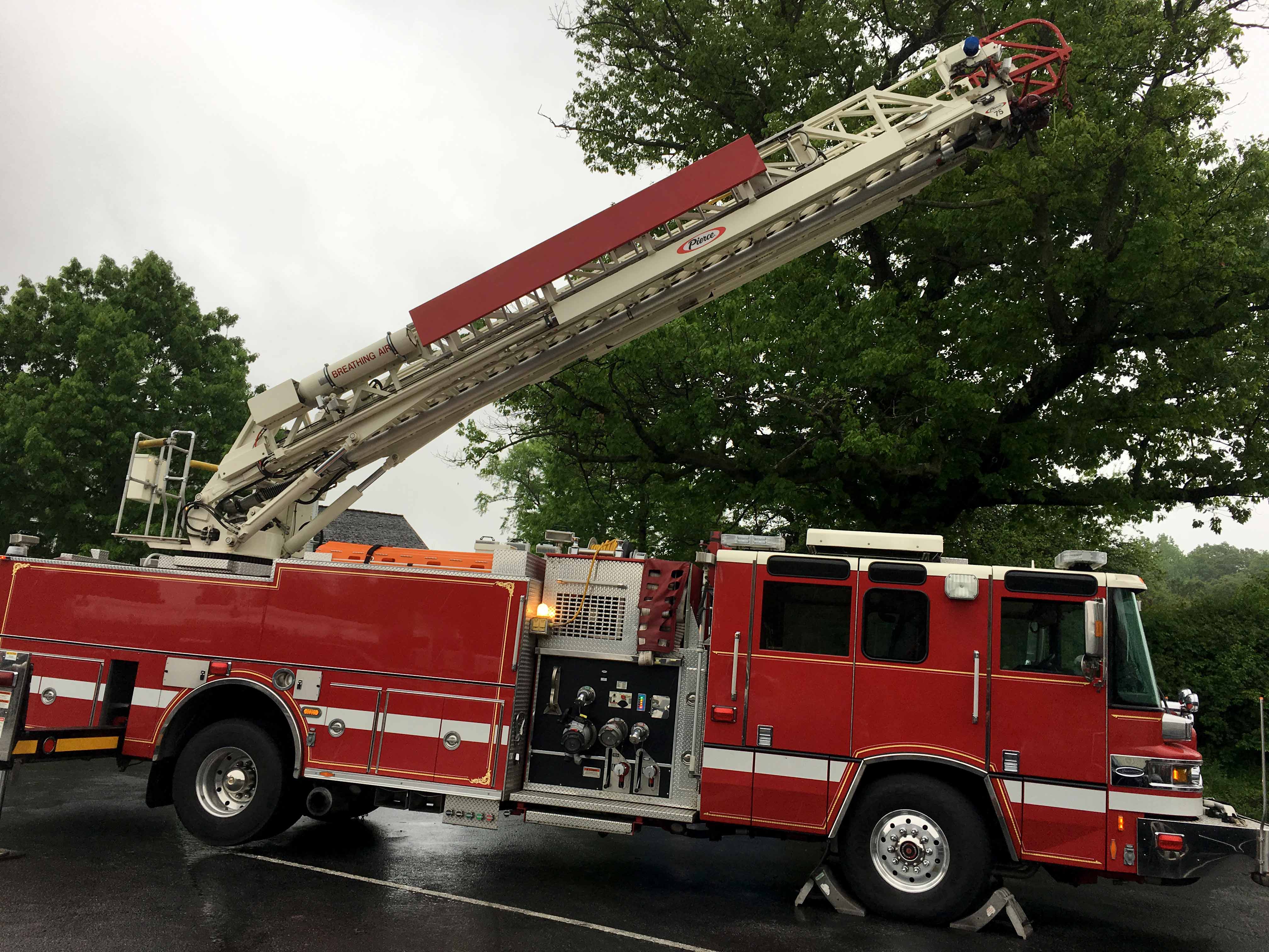 2005 Pierce Quantum 75' Quint | Used Truck Details