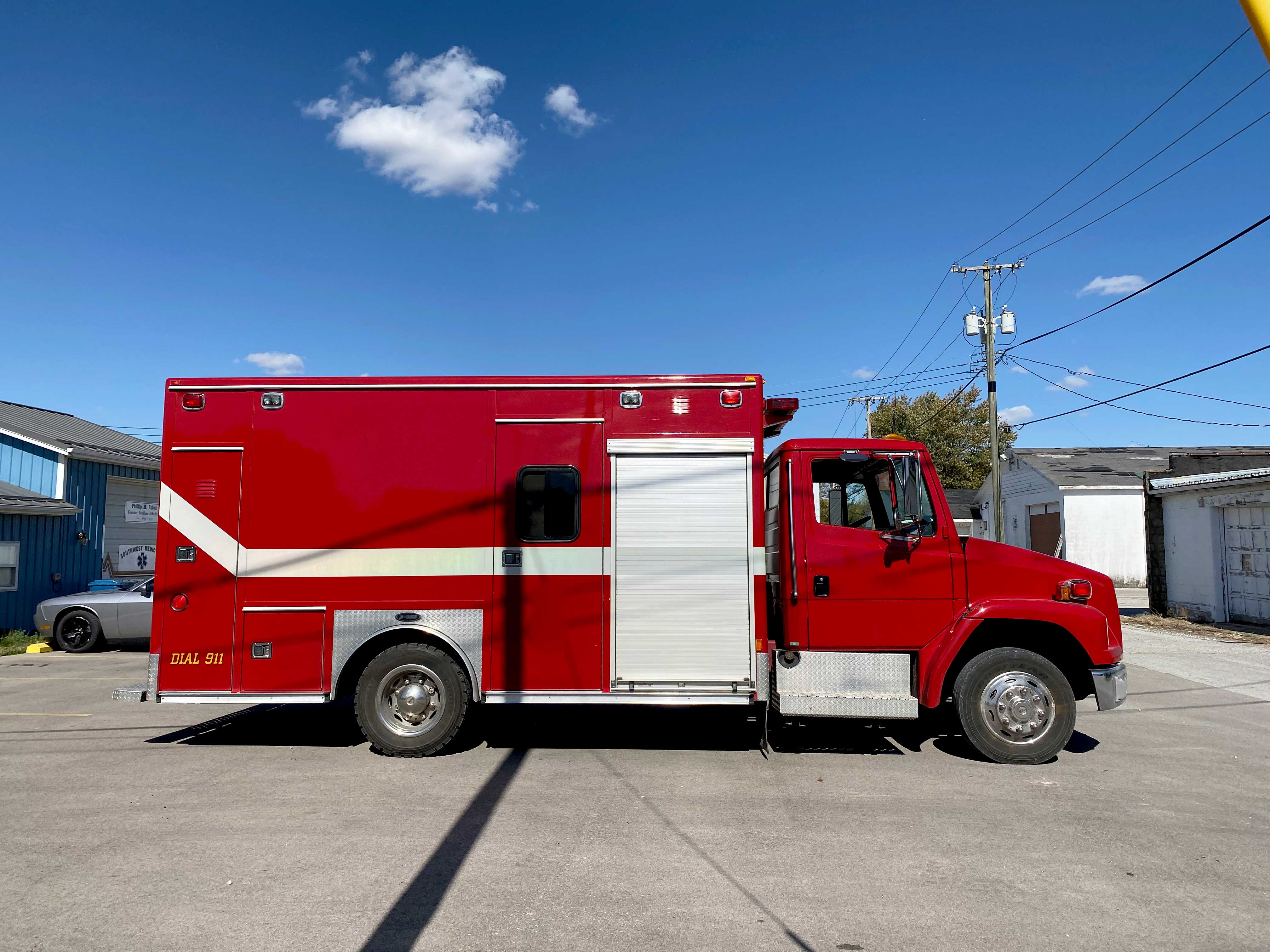 1999 E-One Freightliner Walk-In Rescue | Used Truck Details