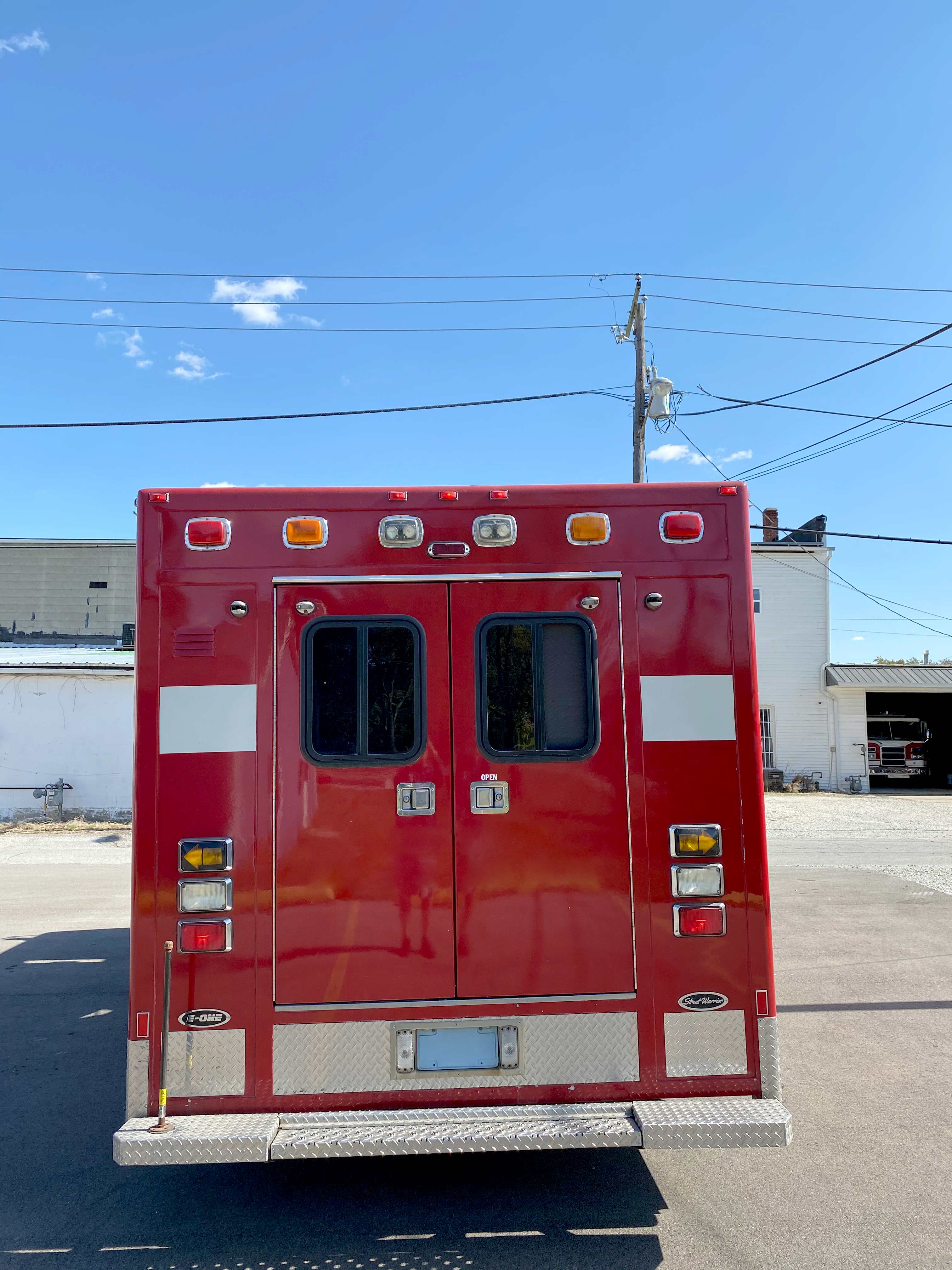 1999 E-One Freightliner Walk-In Rescue | Used Truck Details