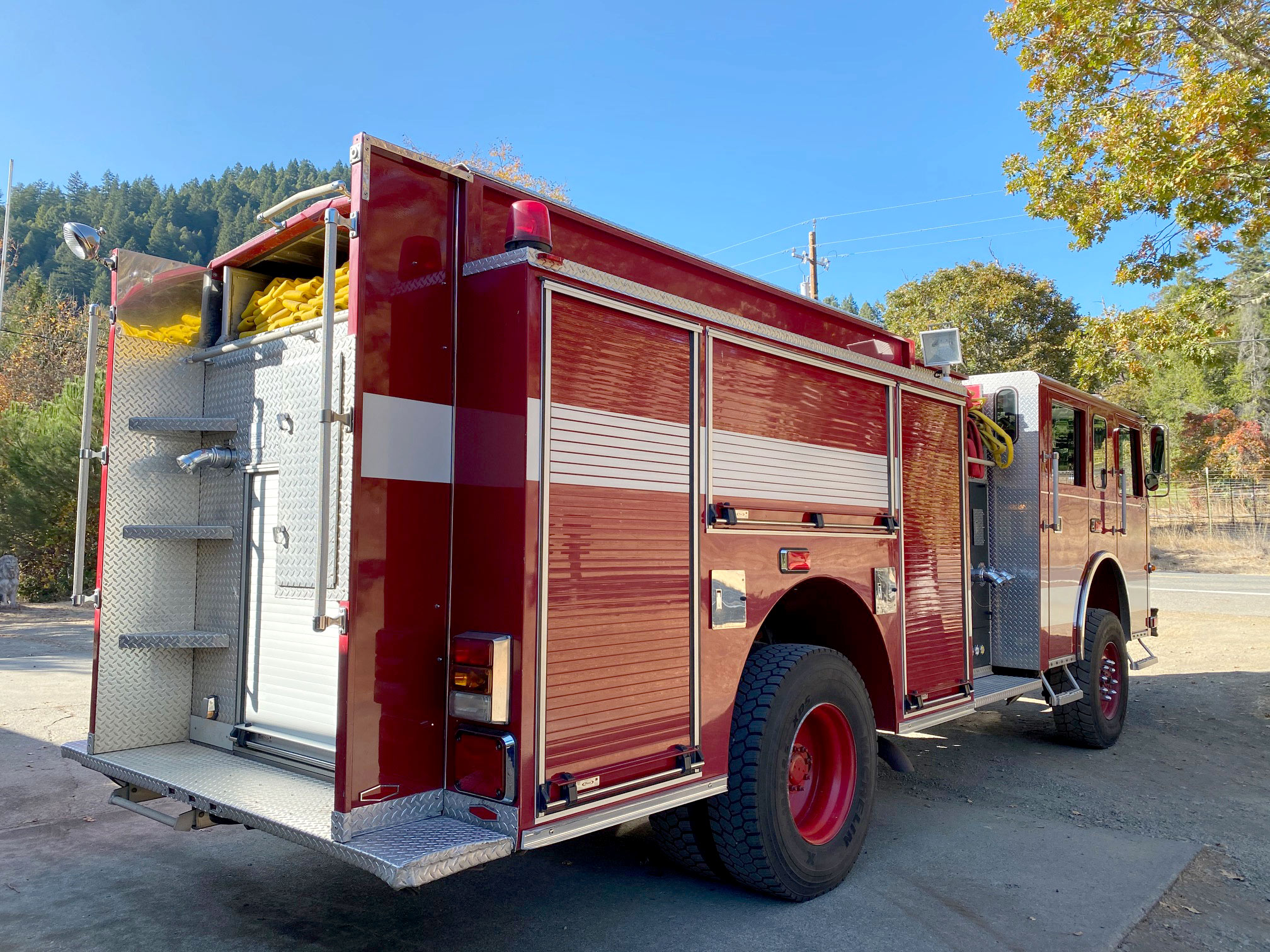 2003 Pierce Saber 4x4 Custom Pumper | Used Truck Details