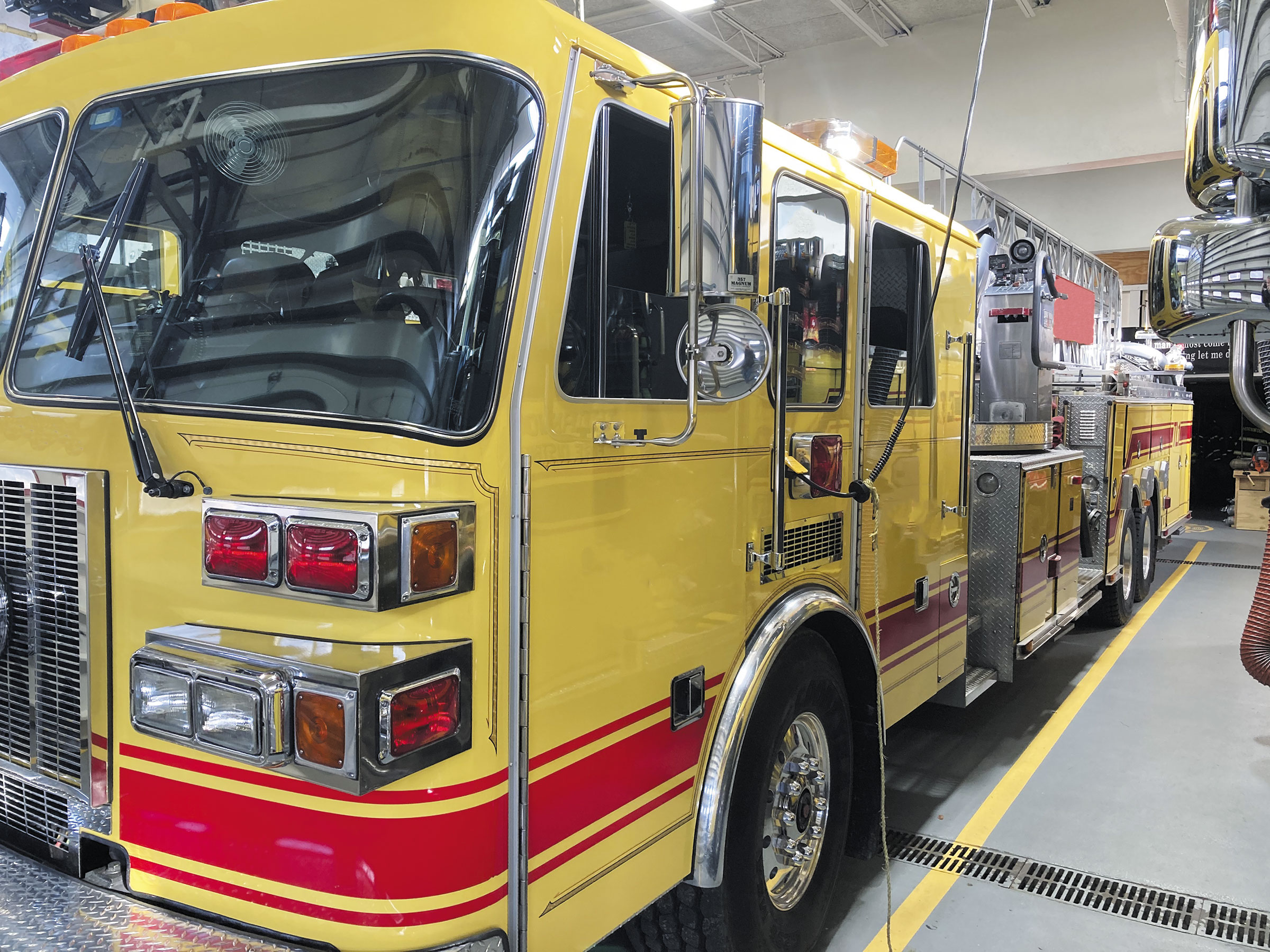 1998 Sutphen 95' Platform | Used Truck Details