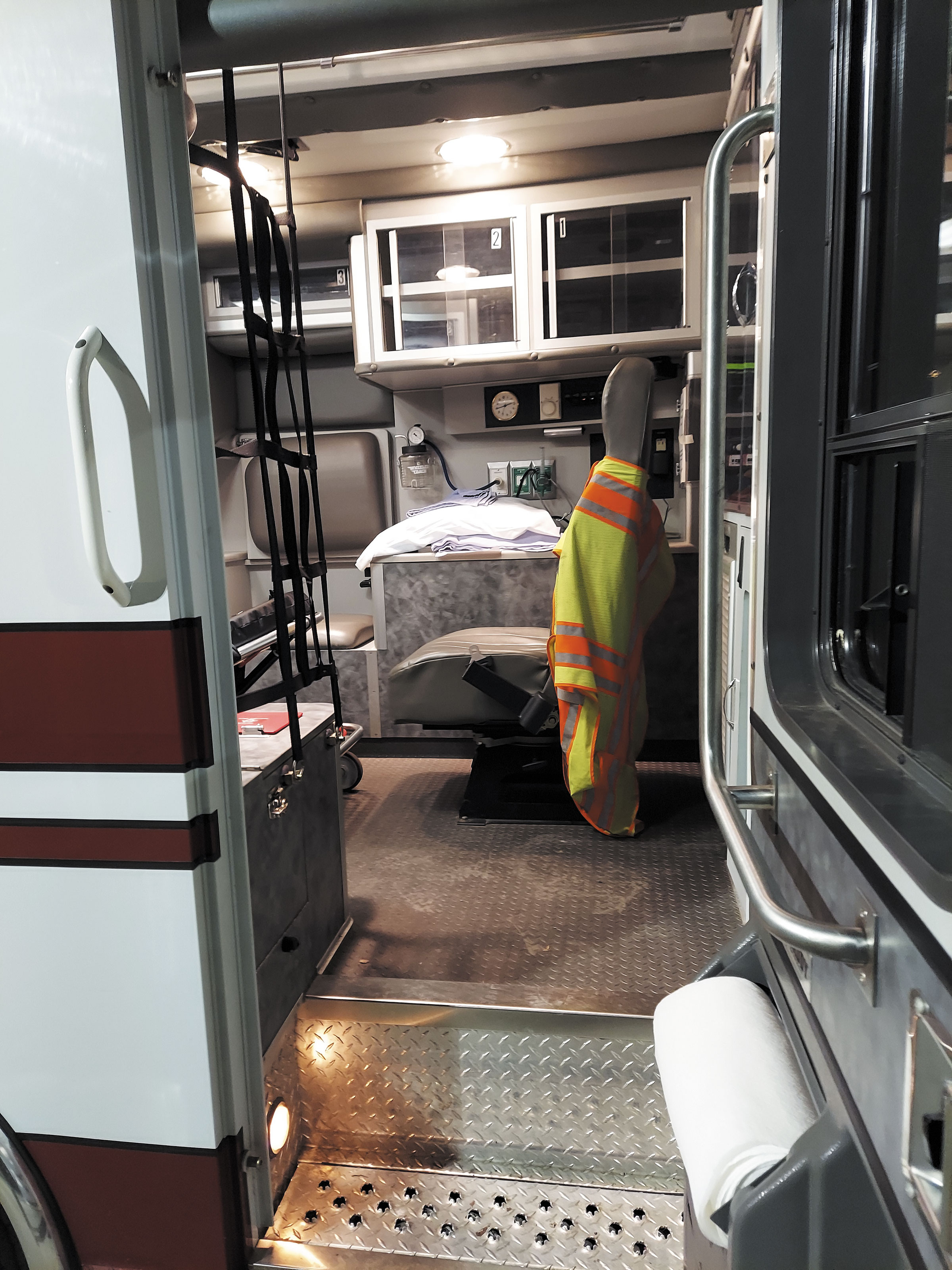 2006 Wheeled Coach Ford Ambulance | Used Truck Details