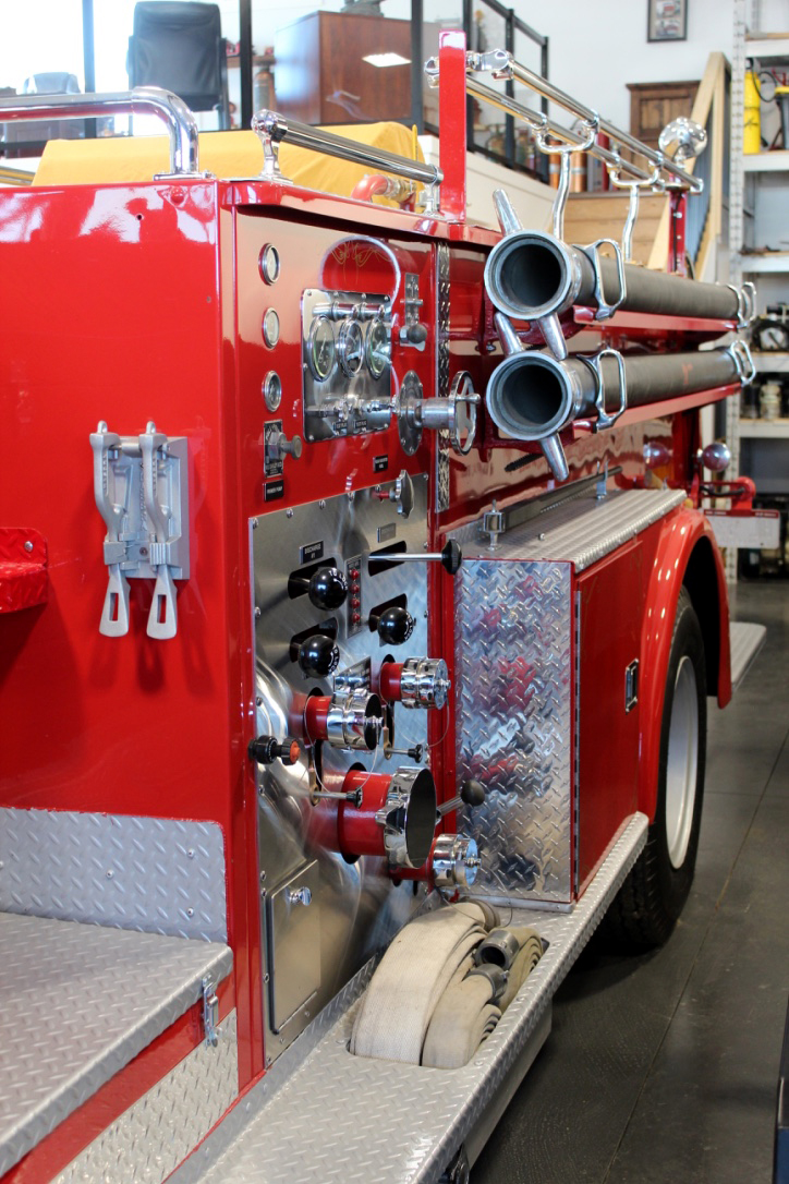 1959 Mack Commercial Pumper | Firetrucks Unlimited