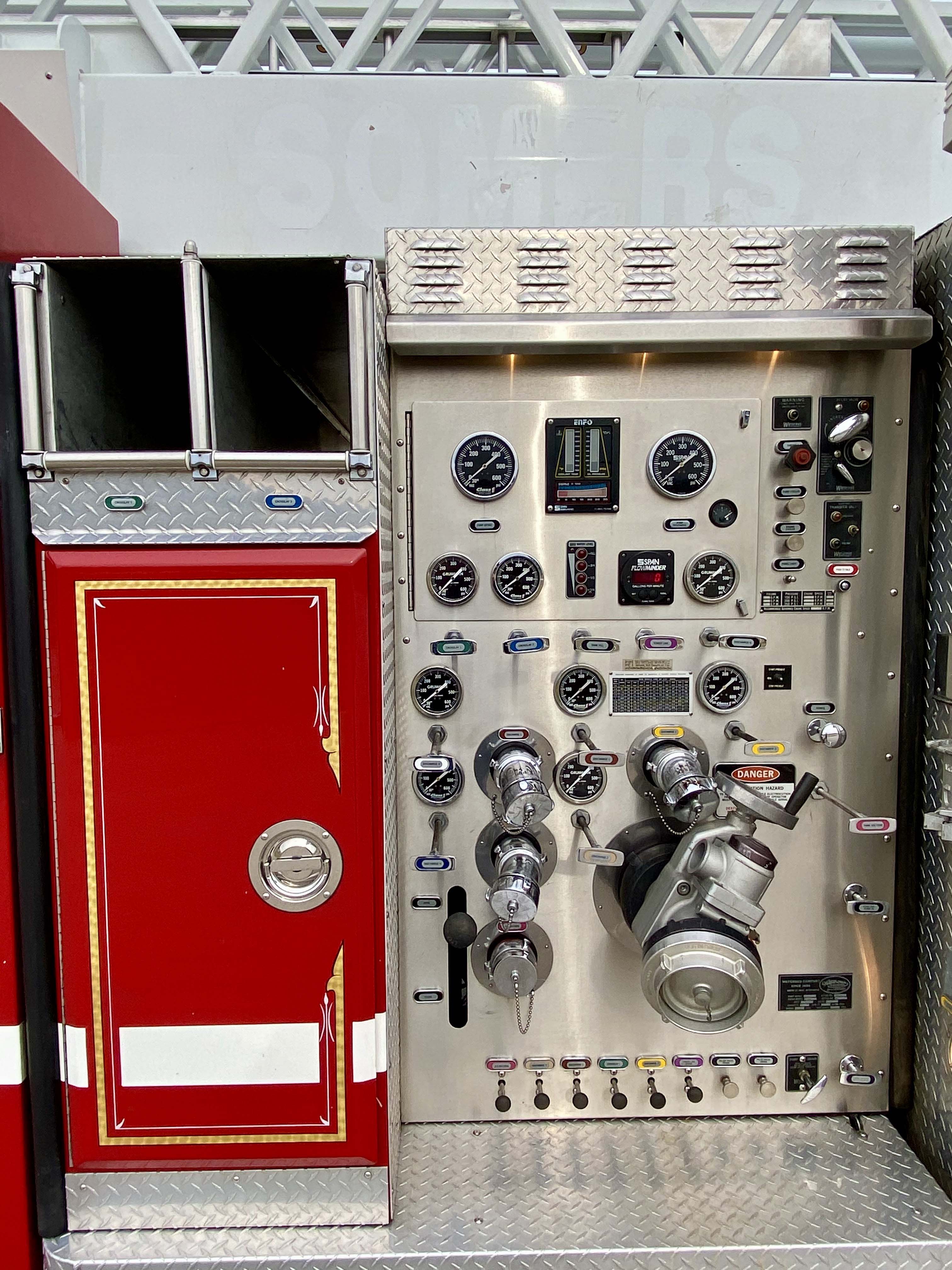 1991 Grumman Aerialcat 102' Platform | Used Truck Details