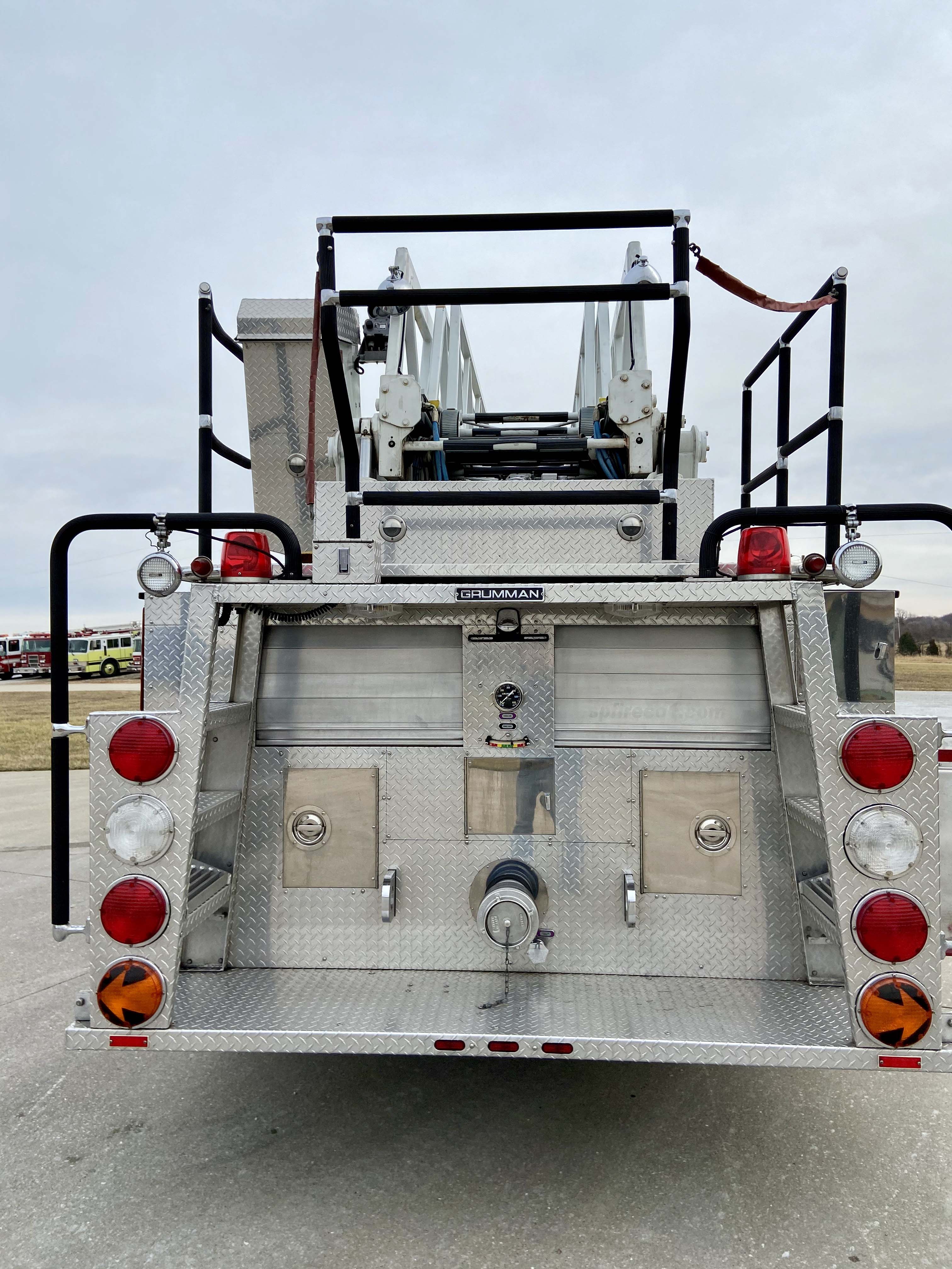 1991 Grumman Aerialcat 102' Platform | Used Truck Details