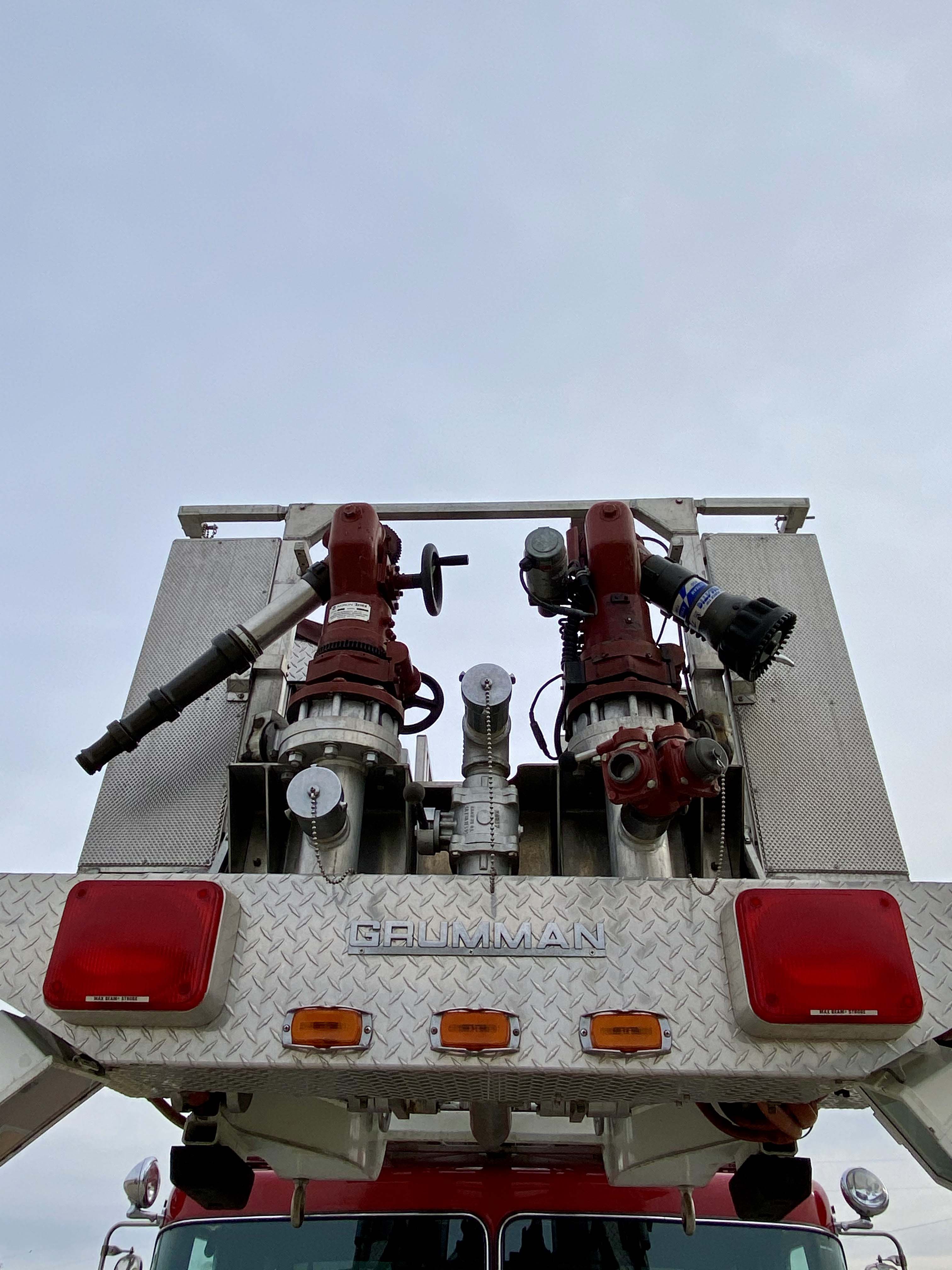 1991 Grumman Aerialcat 102' Platform | Used Truck Details