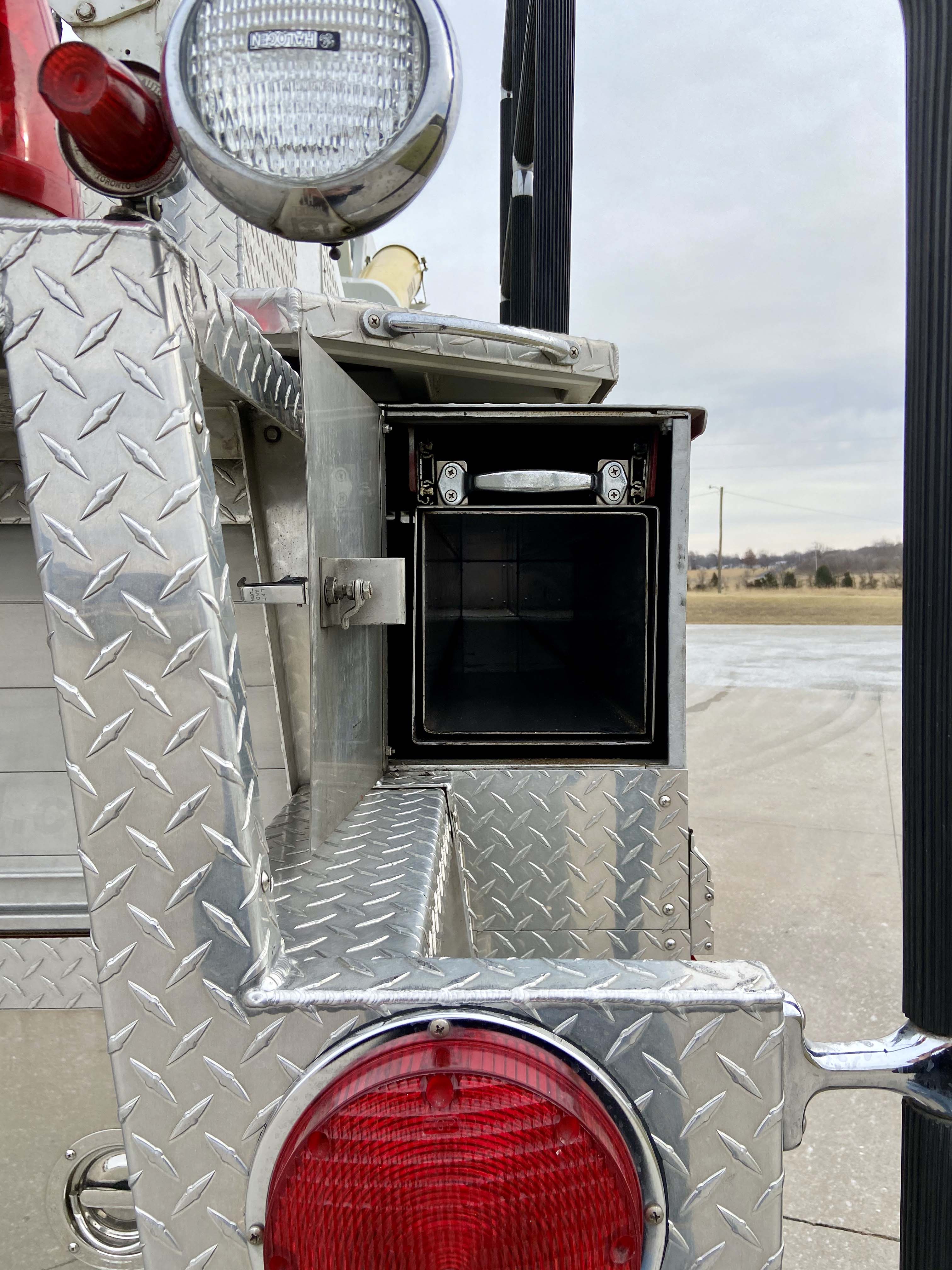 1991 Grumman Aerialcat 102' Platform | Used Truck Details