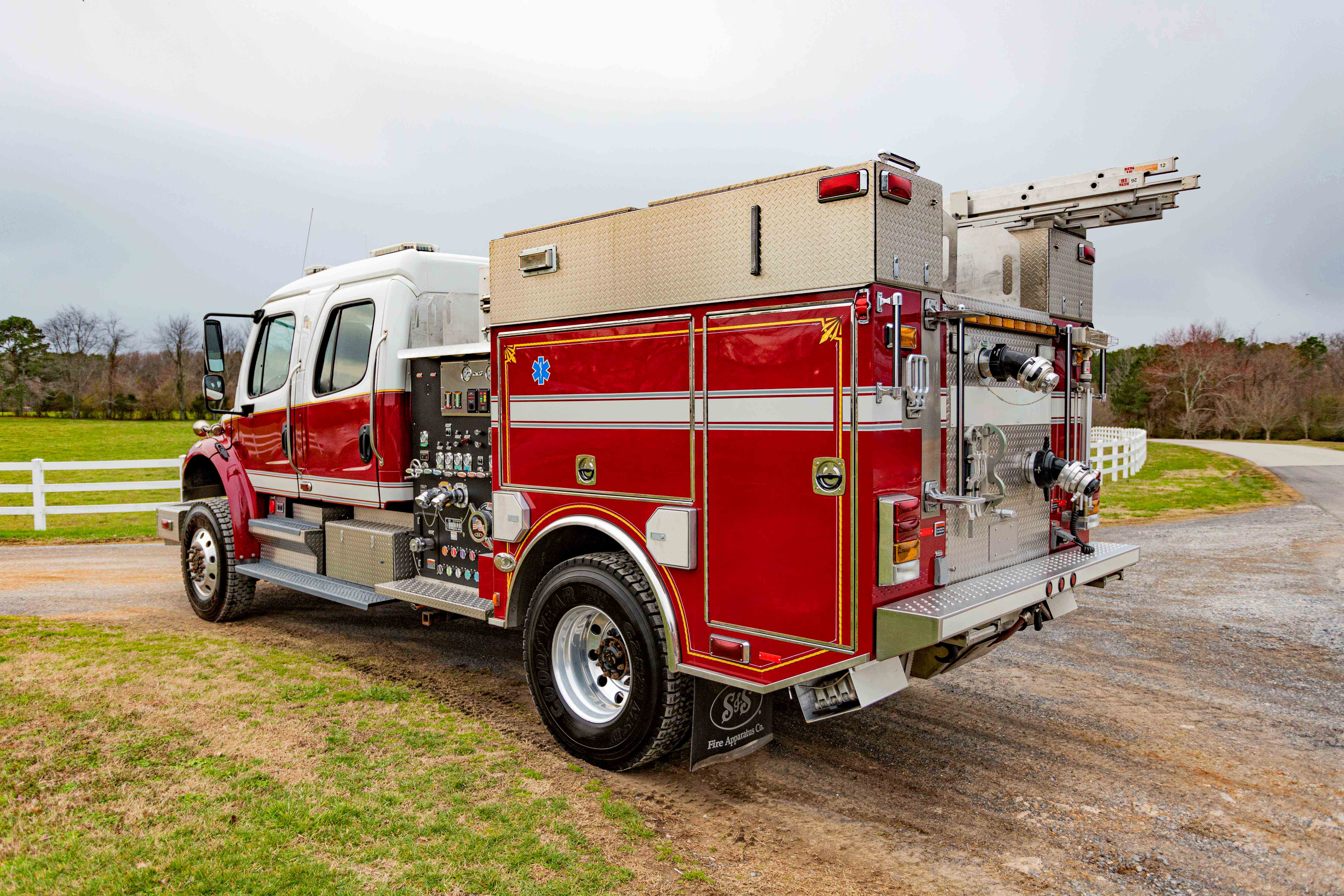 2006 S&S Freightliner 4x4 Pumper | Used Truck Details