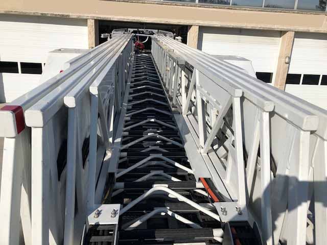 2001 Spartan LTI 93' Mid Mount Tower Ladder | Used Truck Details