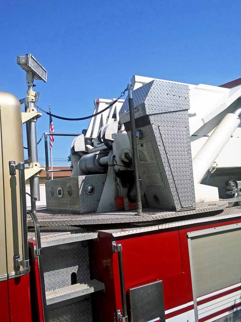 2001 American LaFrance Mid-Mount 93' Quint | Used Truck Details