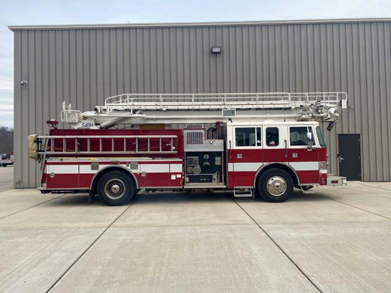 1997 Pierce Saber 65' Telesquirt | Used Truck Details