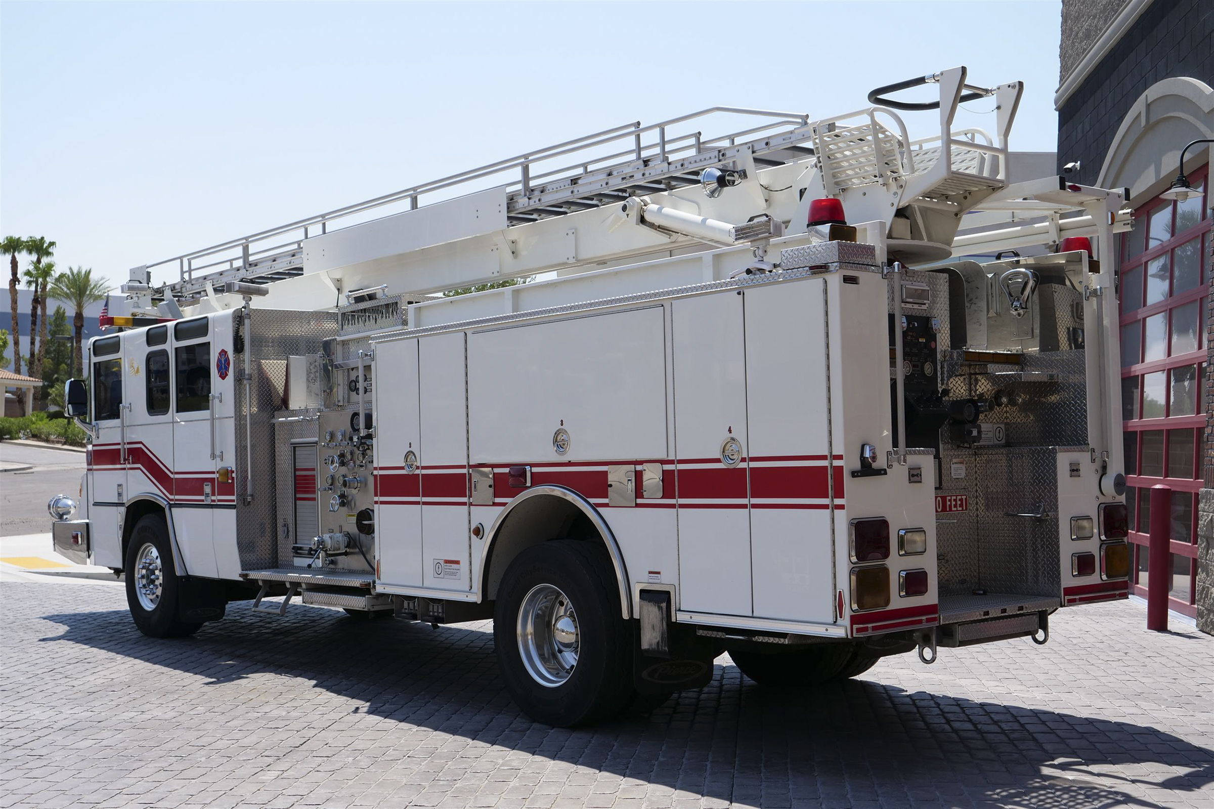 2002 Pierce Quantum 61' Skyboom | Used Truck Details