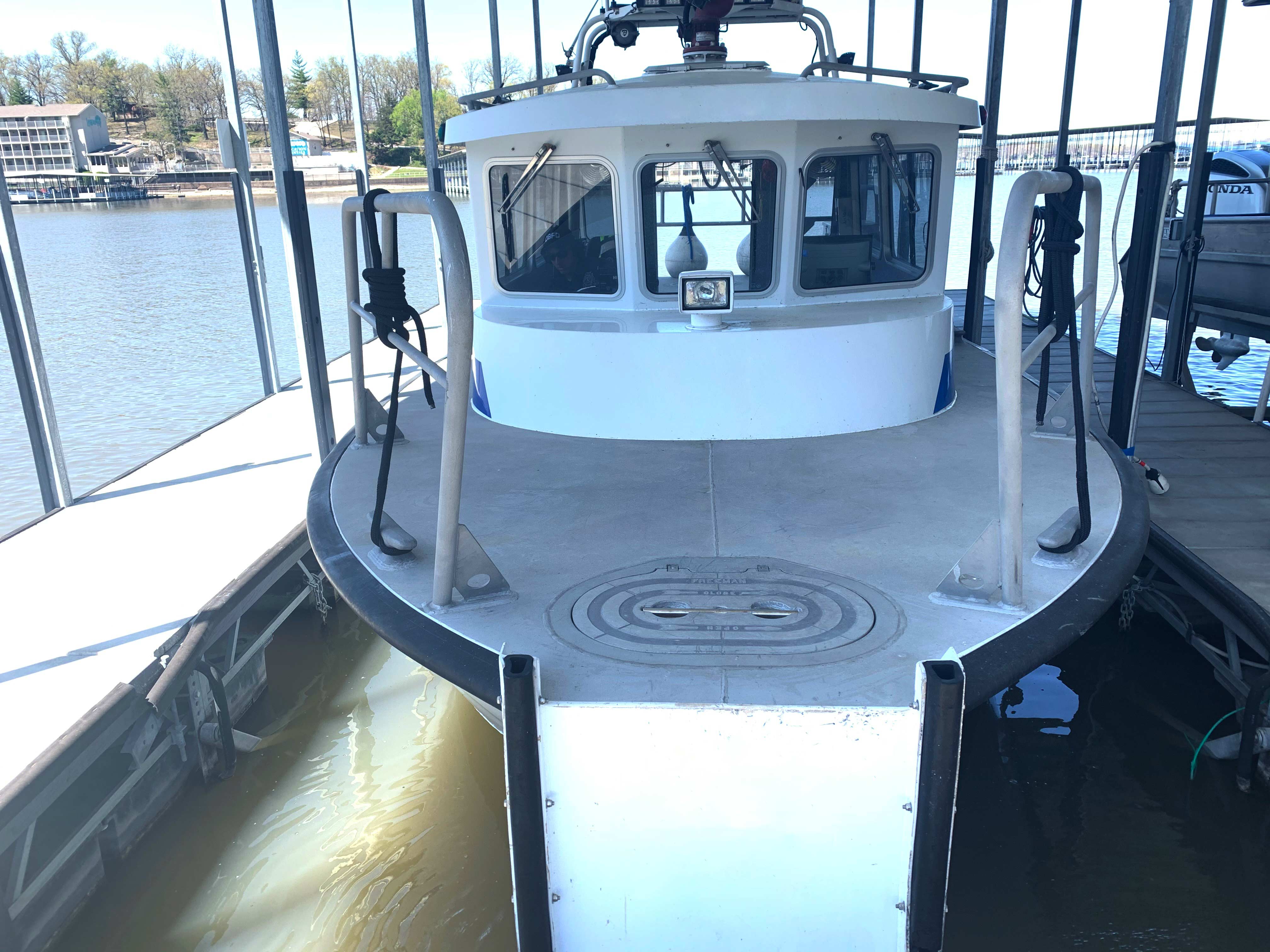 2004 Metalcraft Marine Firestorm 32' Boat | Used Truck Details