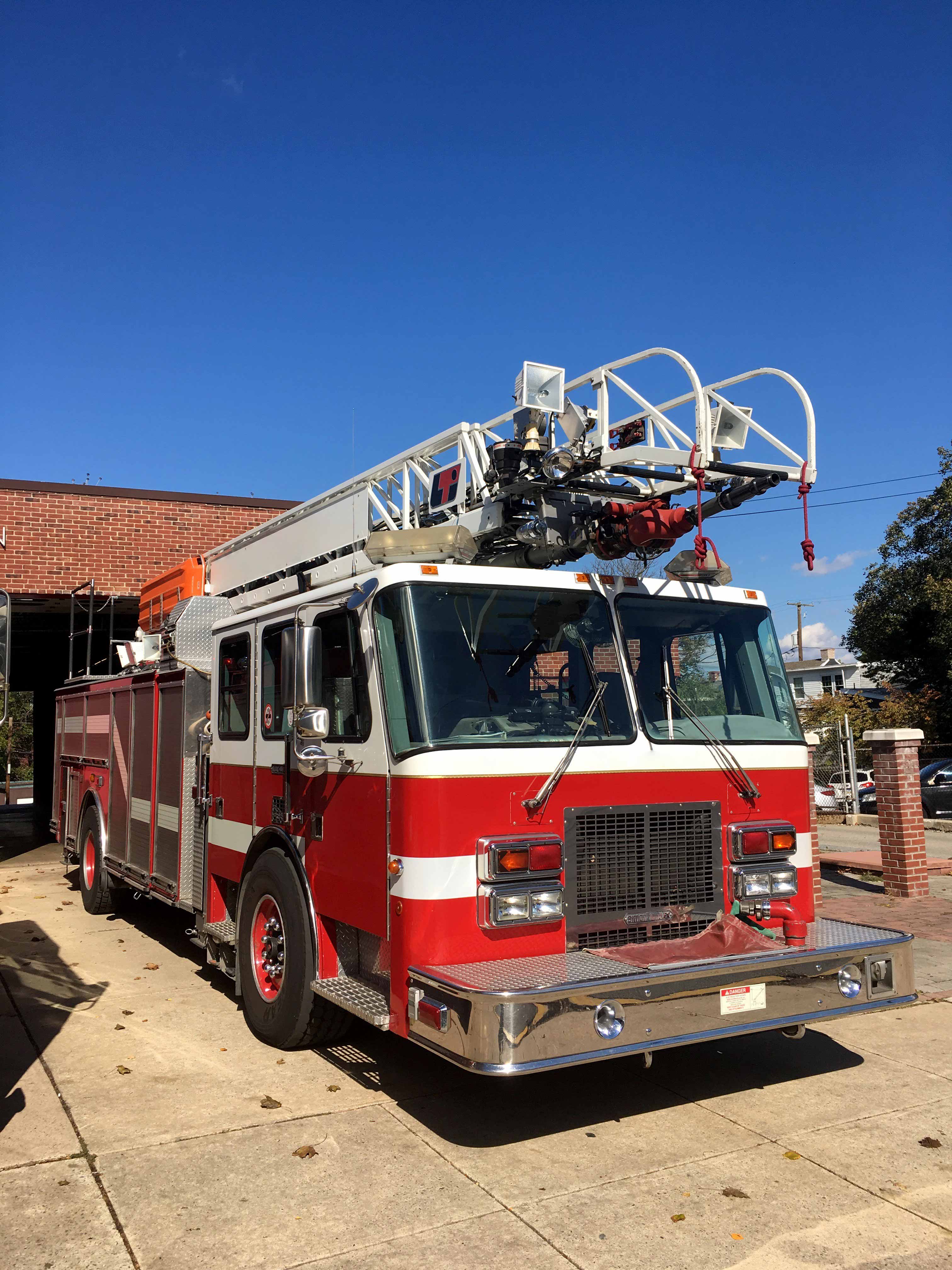 1997 Simon-Duplex LTI 75' Aerial | Used Truck Details