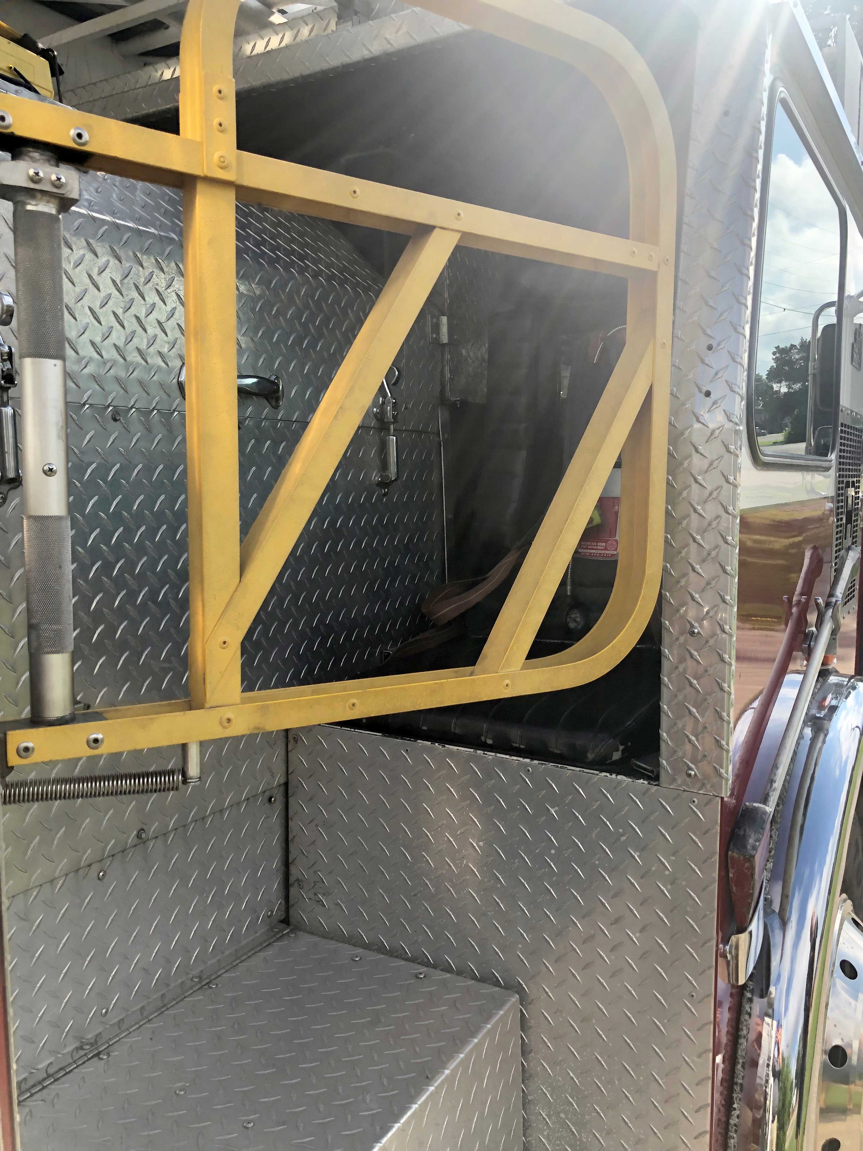 1984 Grumman Hendrickson 102' Aerial | Used Truck Details