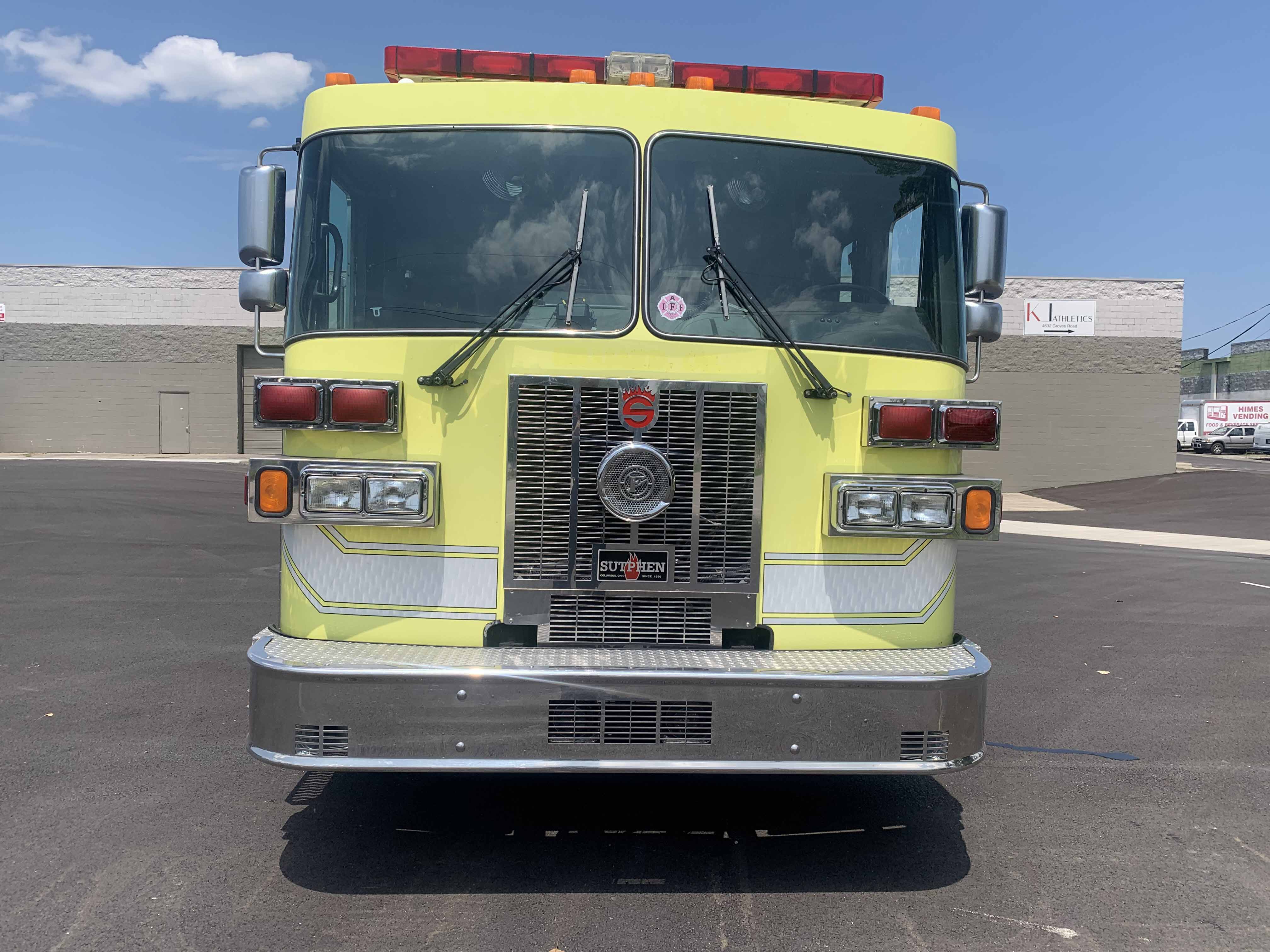 2002 Sutphen 100' Mid-Mount Platform | Used Truck Details