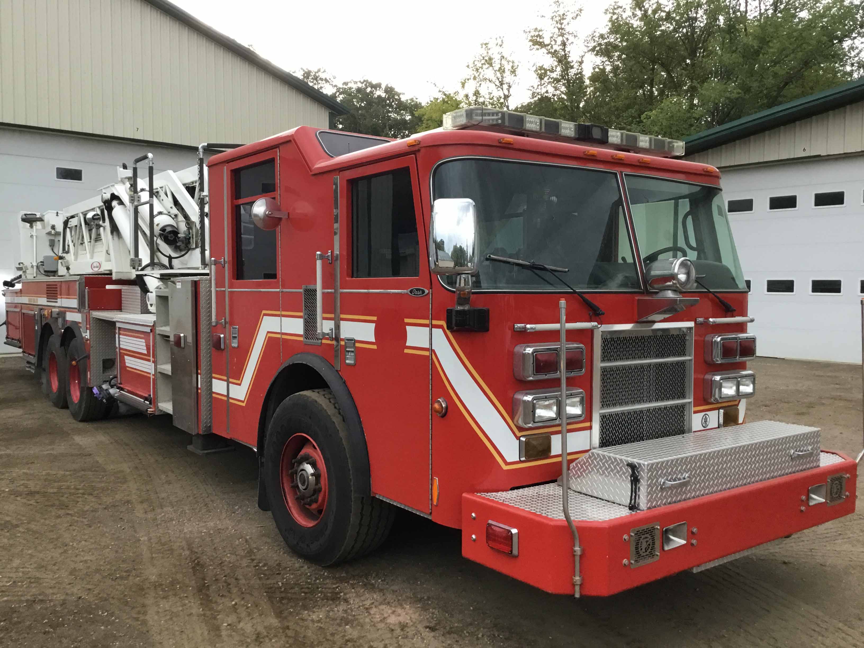 2004 Pierce Dash 100' Platform | Used Truck Details