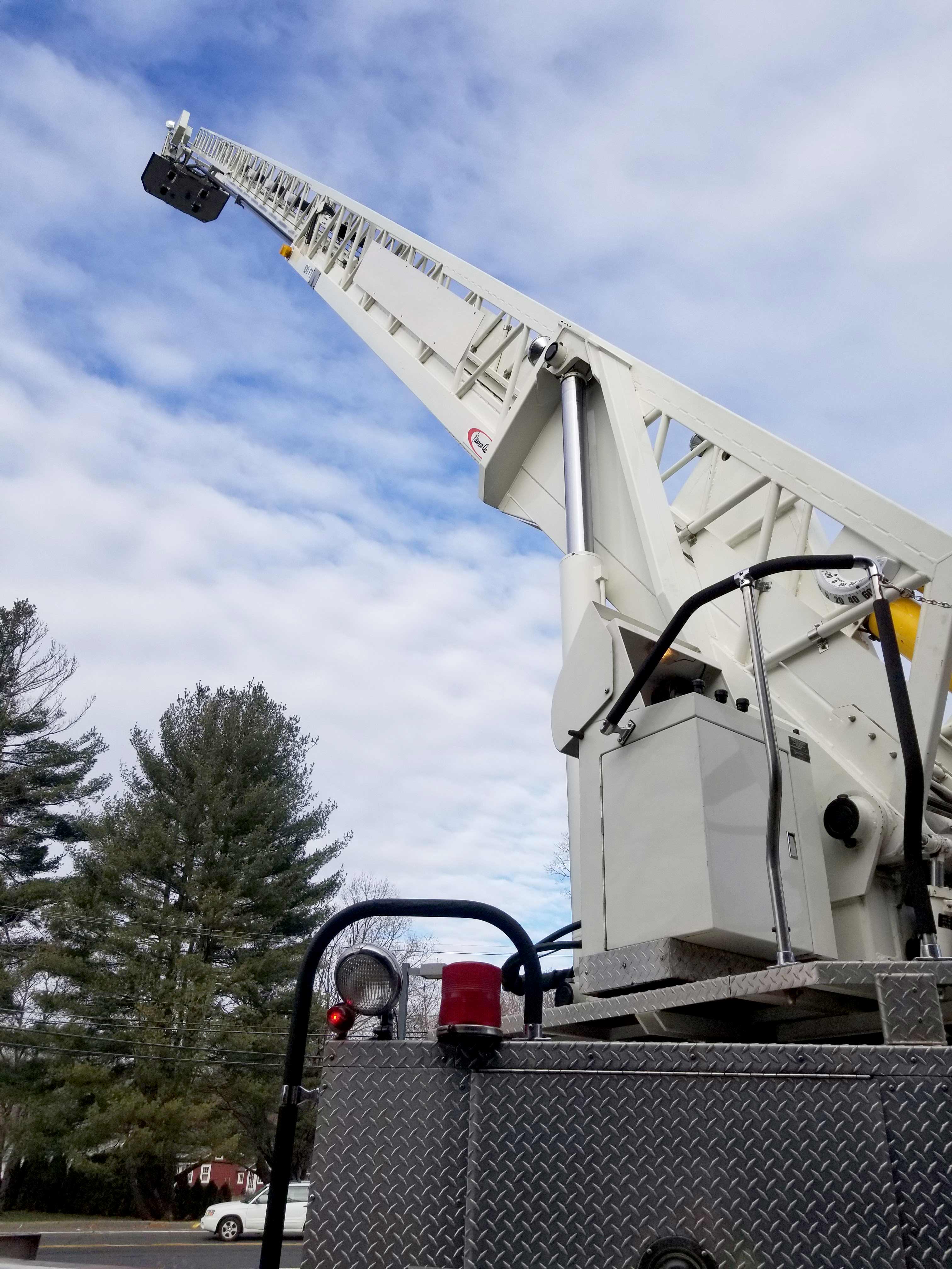 1993 Pierce Lance 100' Platform | Used Truck Details