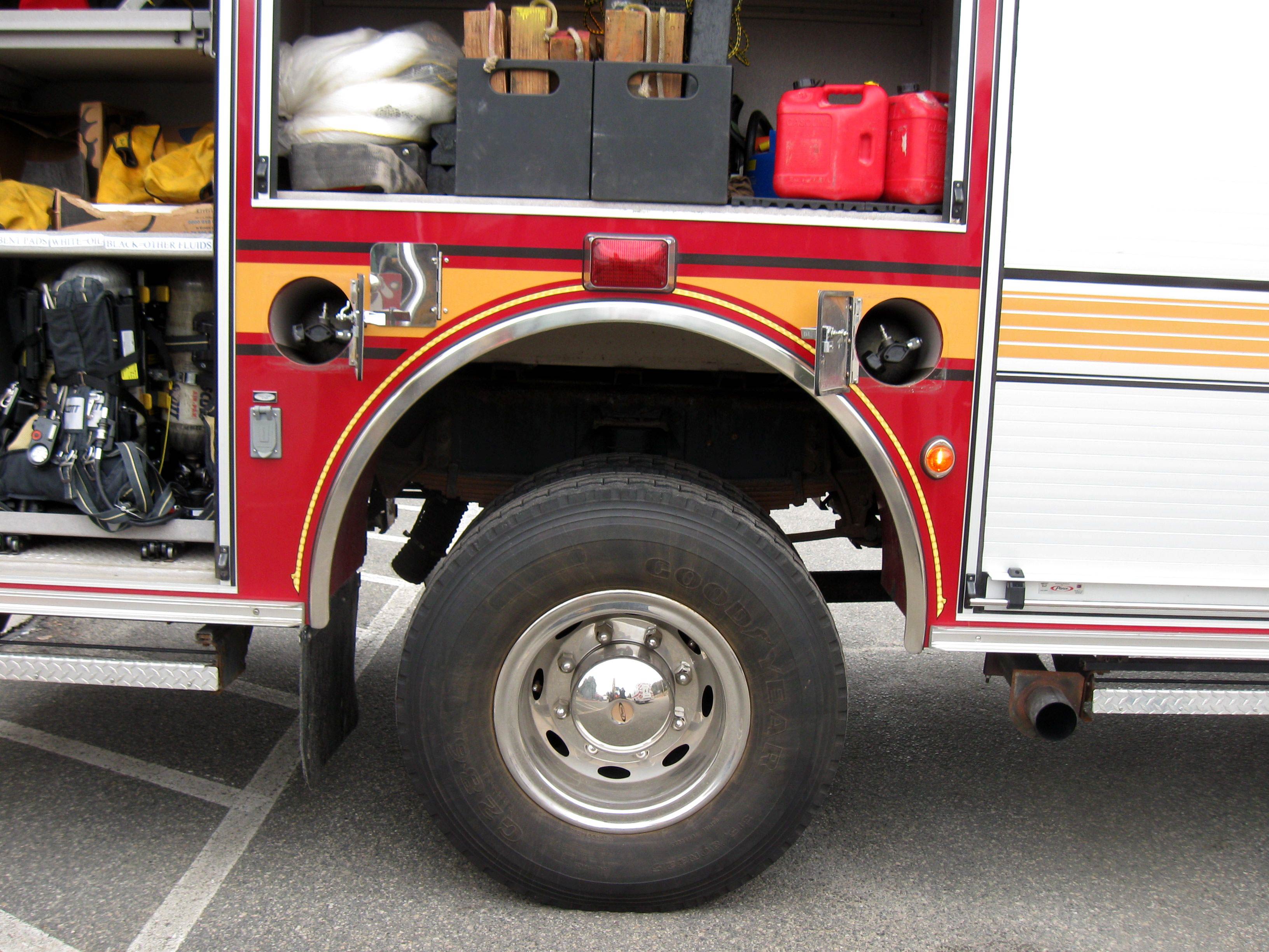 2005 Pierce International Commercial 4x4 Pumper | Used Truck Details