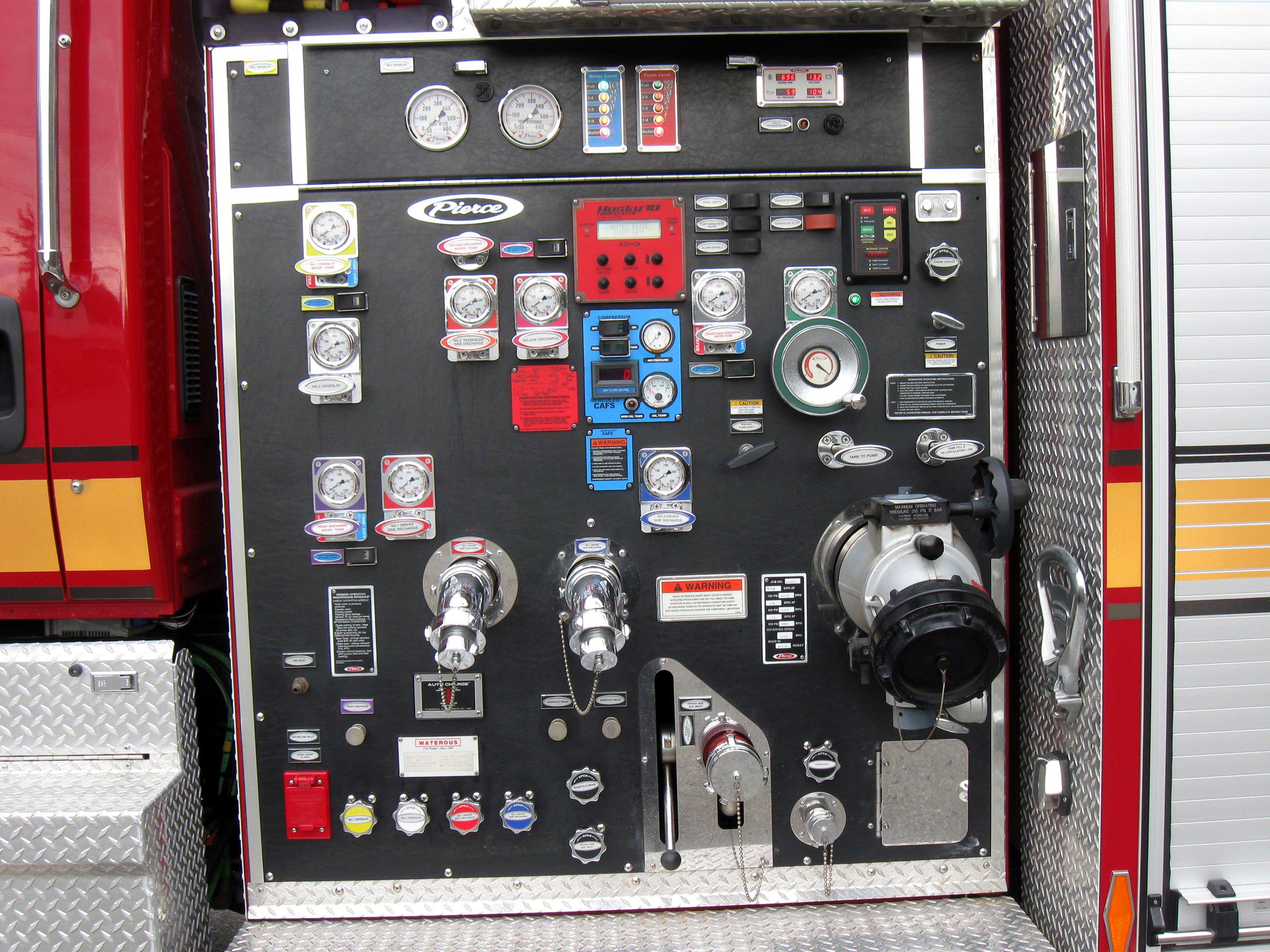 2005 Pierce International Commercial 4x4 Pumper | Used Truck Details