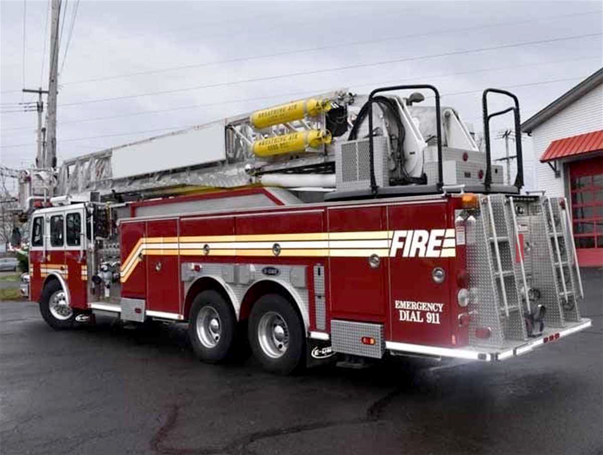 2001 E-One Cyclone II 95' Platform | Used Truck Details