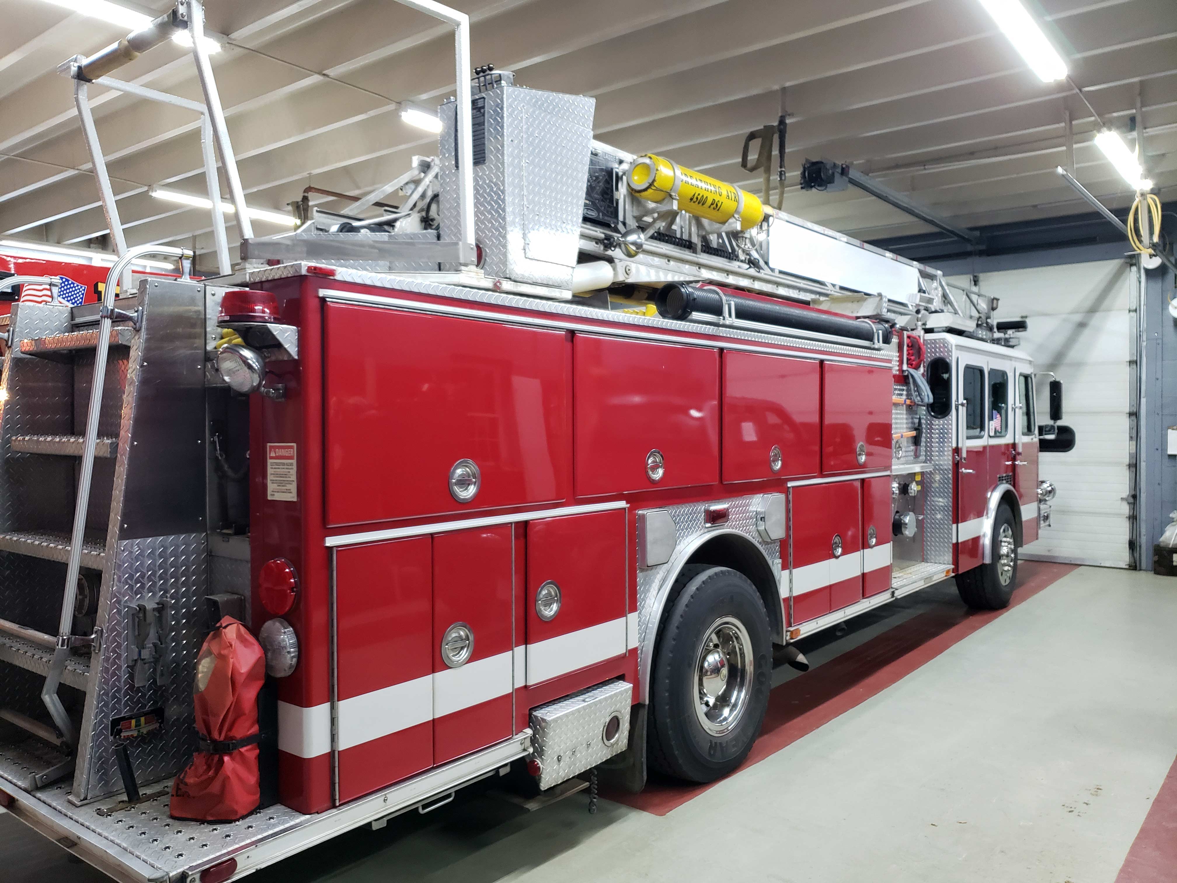 1995 E-One Cyclone 75' Quint | Used Truck Details