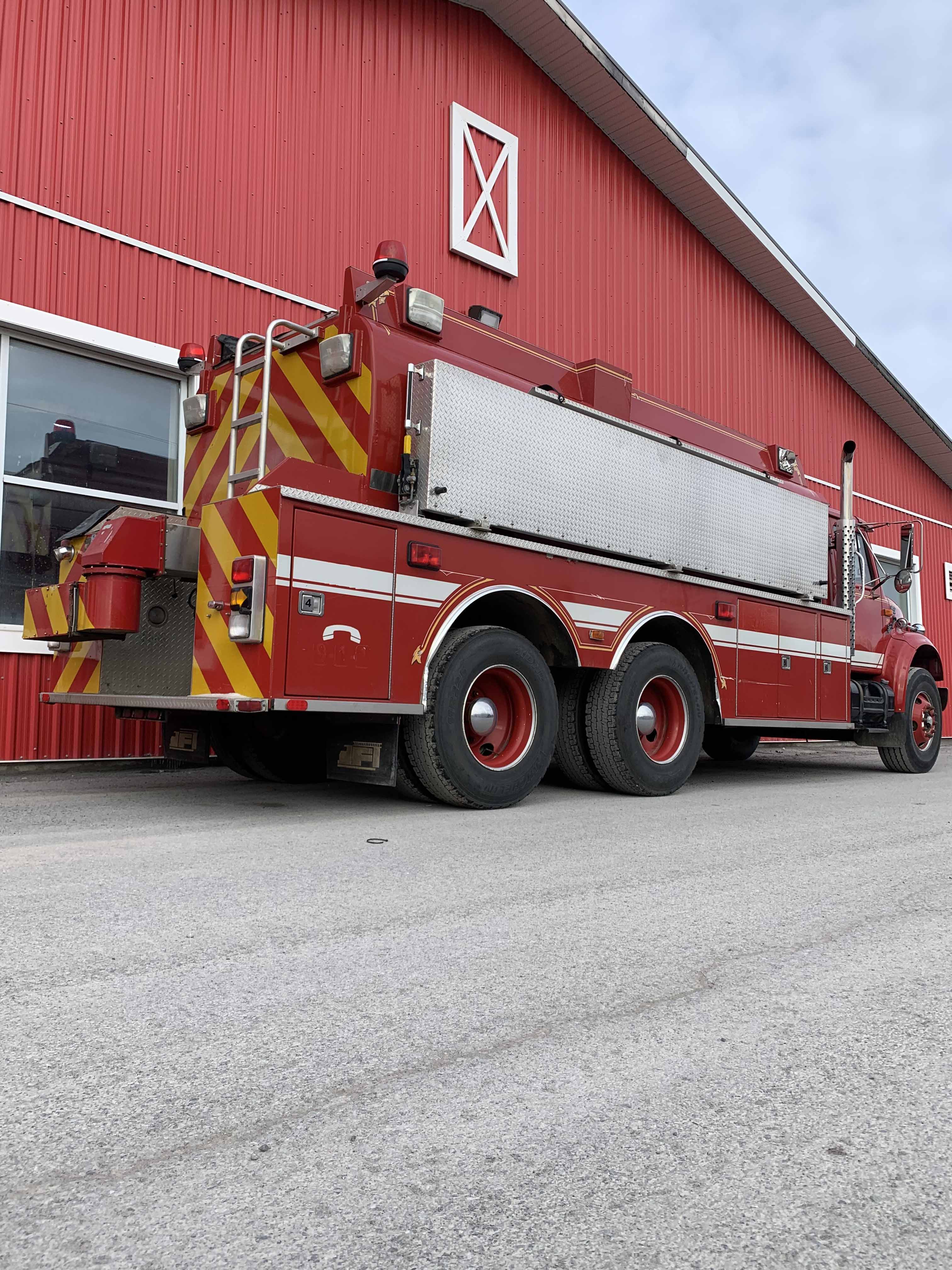 2000 International Commercial Tandem Axle Tanker | Used Truck Details