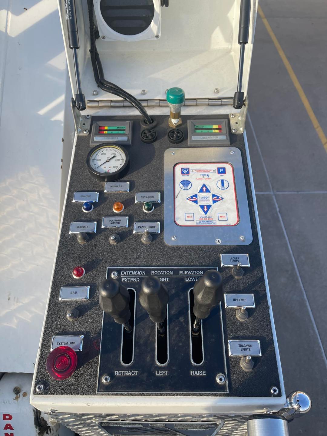 2009 Smeal Spartan Quint Mid-Mount 100' Platform | Used Truck Details