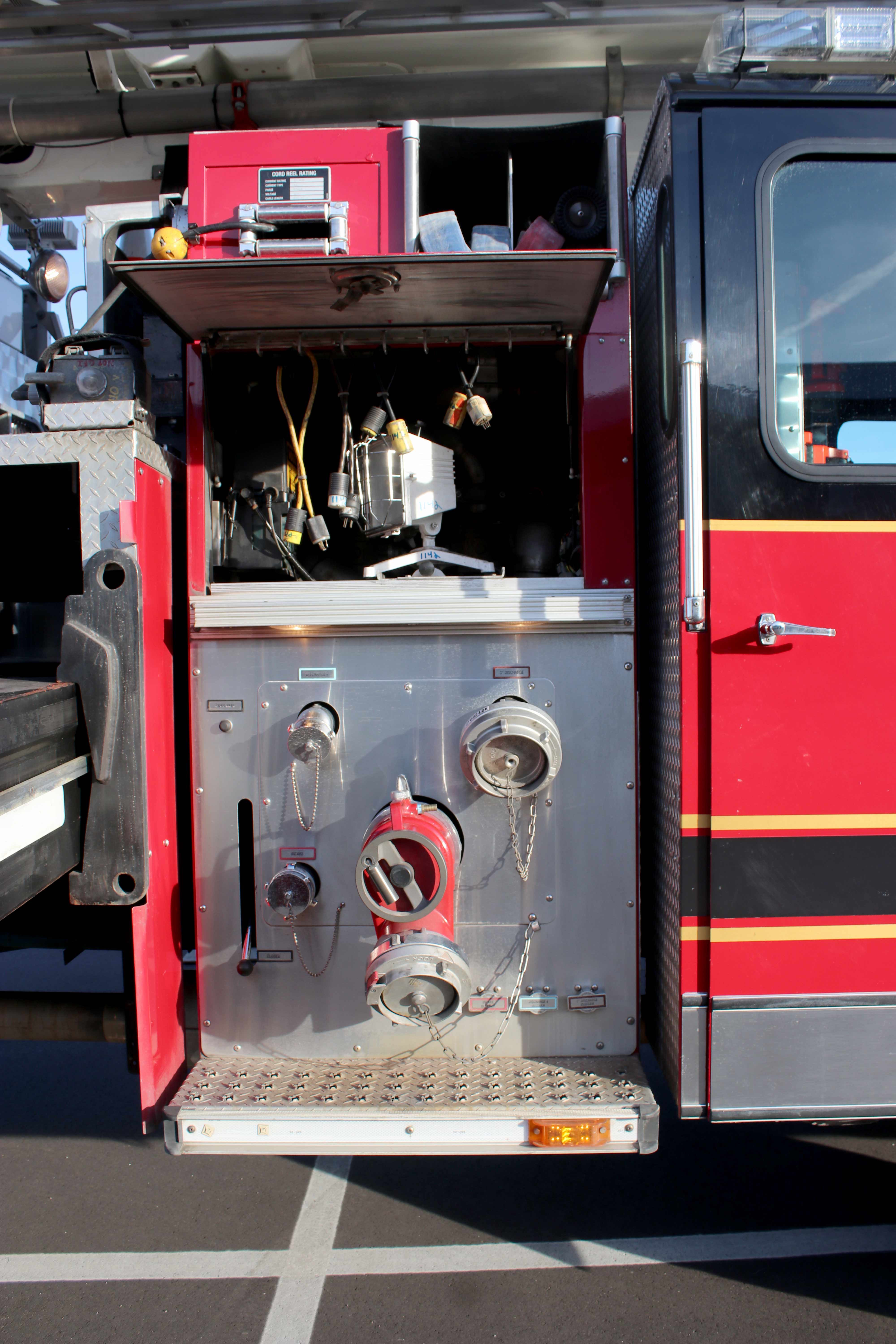 2002 E-One Cyclone II Bronto 118' Skylift | Used Truck Details