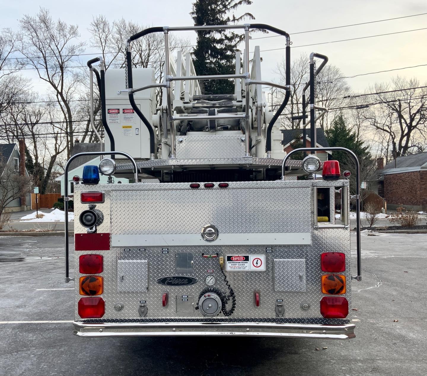 1997 Pierce Lance 100' Platform | Used Truck Details