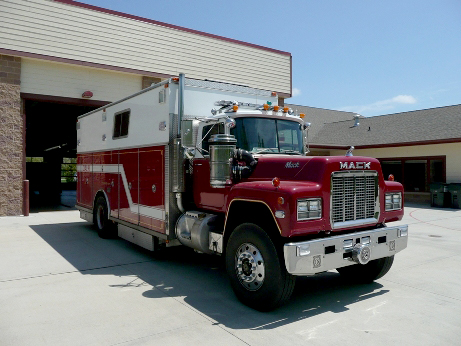 1988 Saulsbury Mack Commercial Walk-in Wet Rescue | Used Truck Details