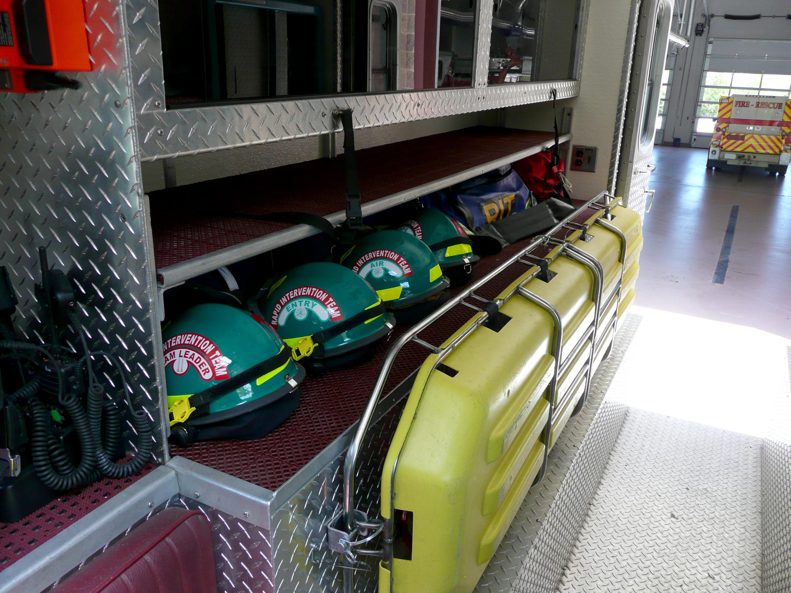 1988 Saulsbury Mack Commercial Walk-in Wet Rescue | Used Truck Details