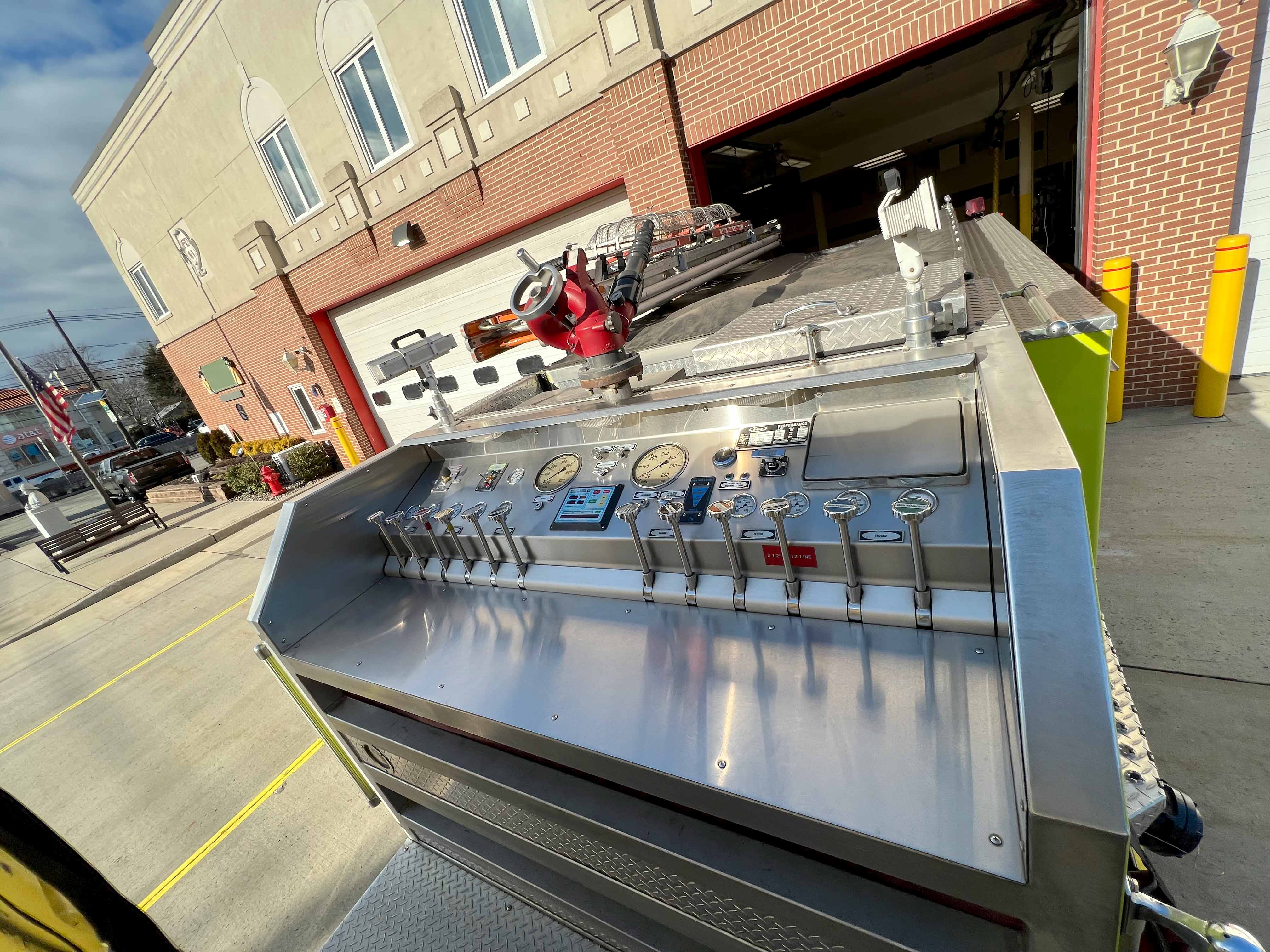 2000 E-One Cyclone Pumper | Used Truck Details