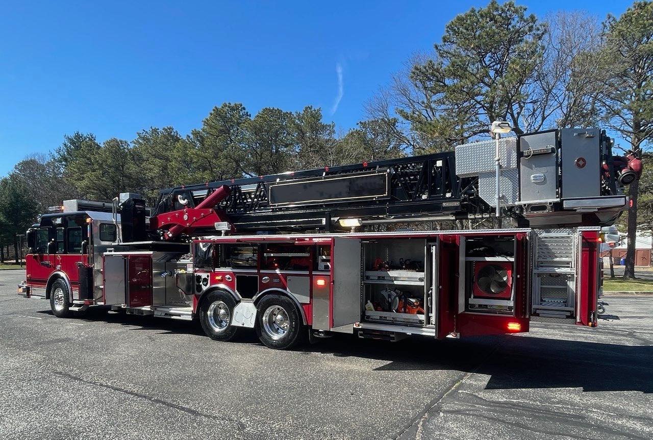 2012 Smeal Spartan Quint Mid-Mount 100' Platform | Used Truck Details